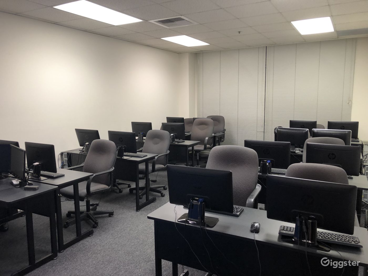 Training Facility Downtown Glendale - 16 computer | Rent this location ...