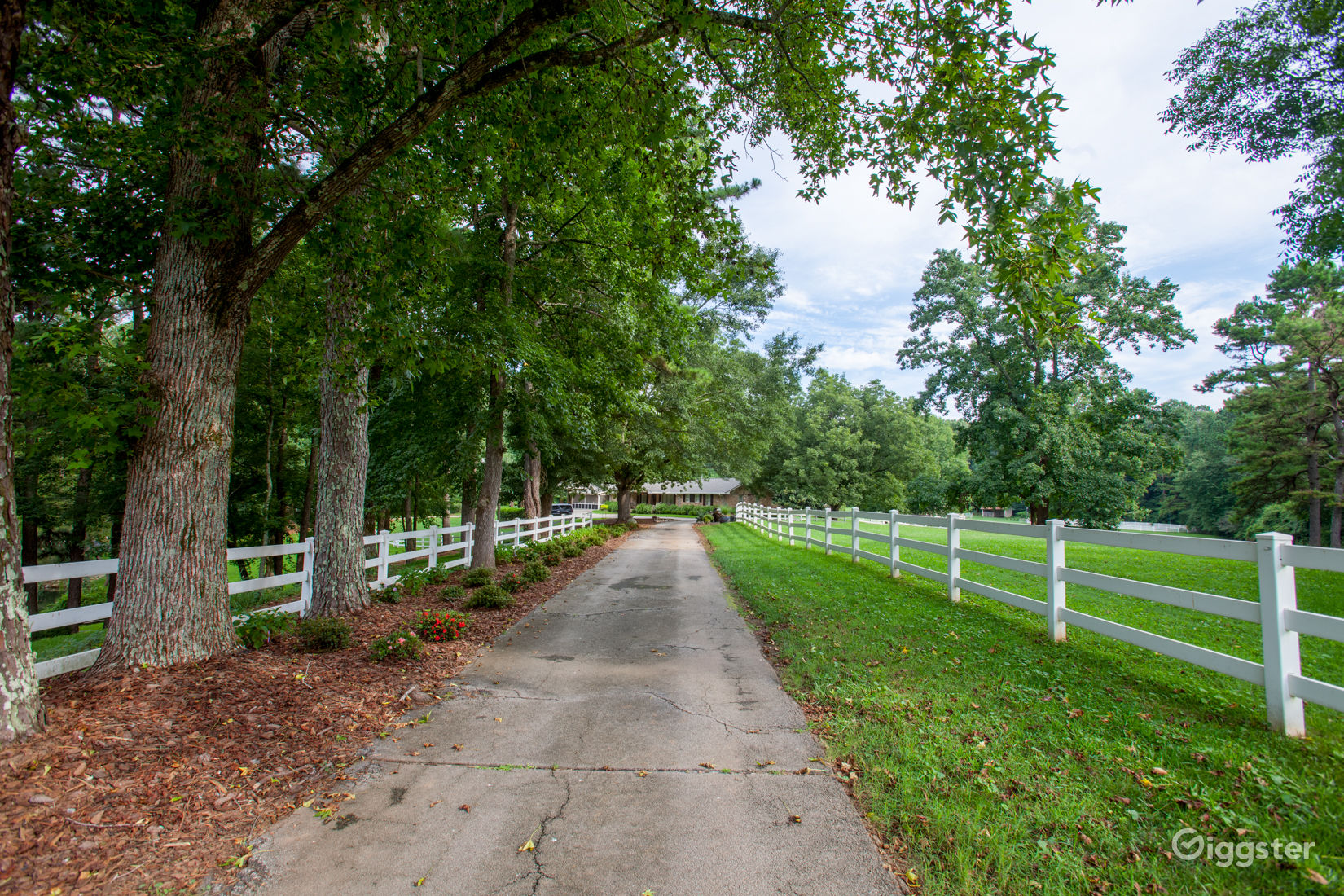 15 Acre Country Estate | Rent this location on Giggster