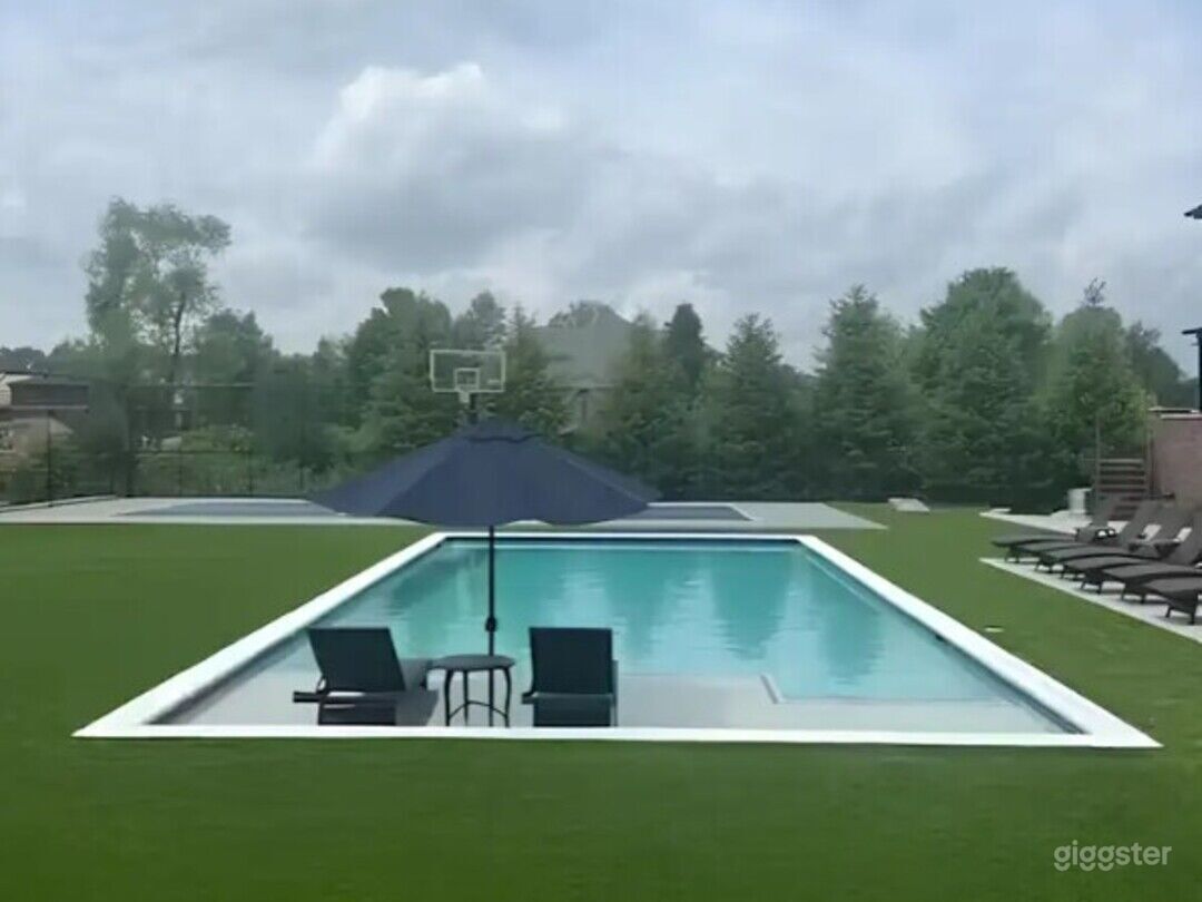 Ultimate Summer Pool | Rent this location on Giggster