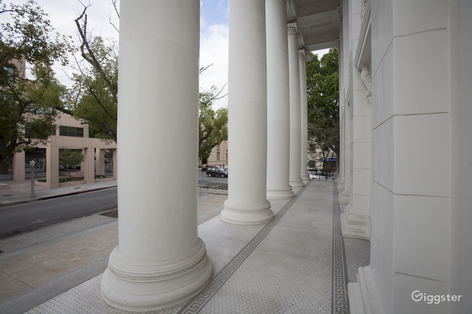 Mini White House | Rent this location on Giggster