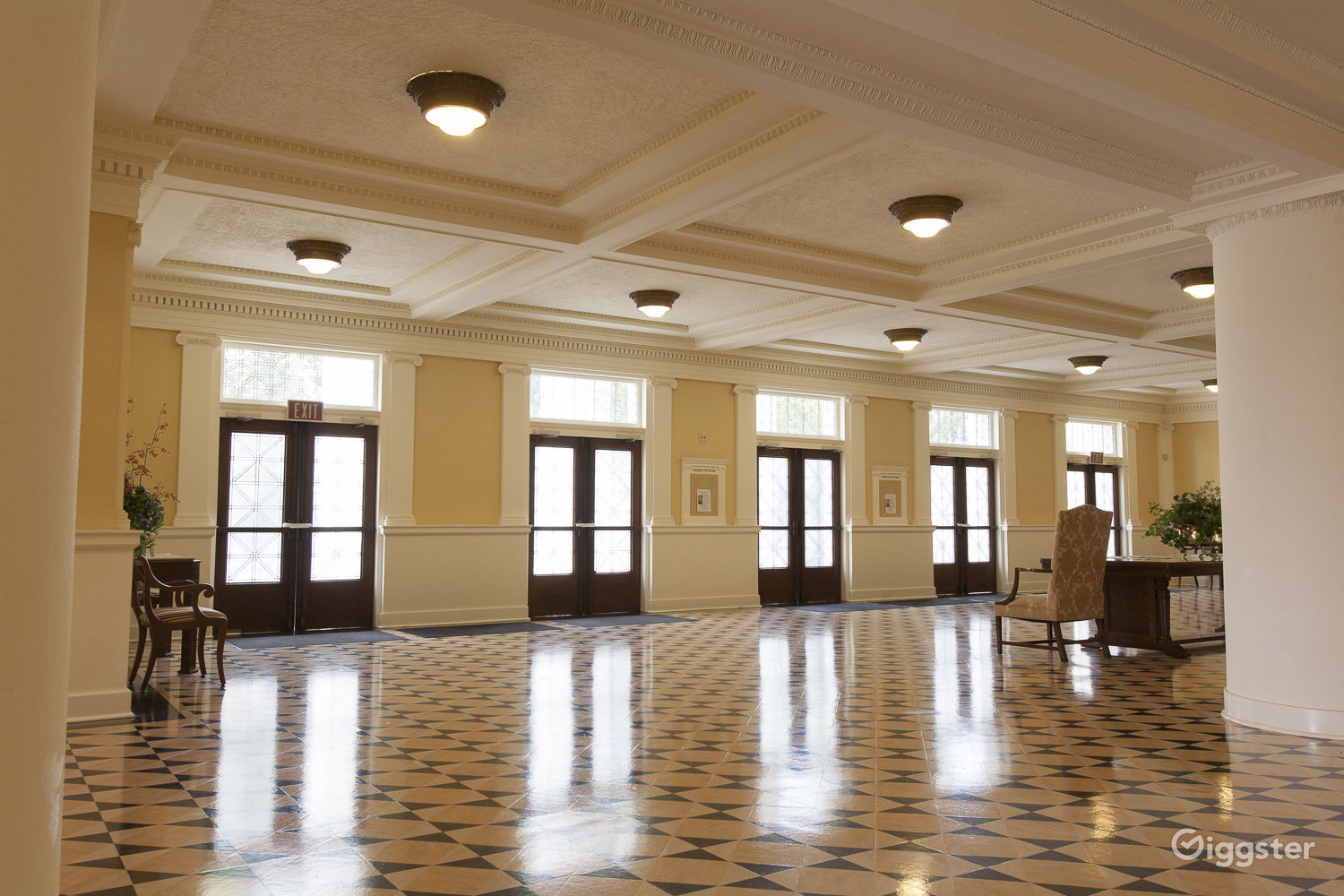 Mini White House | Rent this location on Giggster