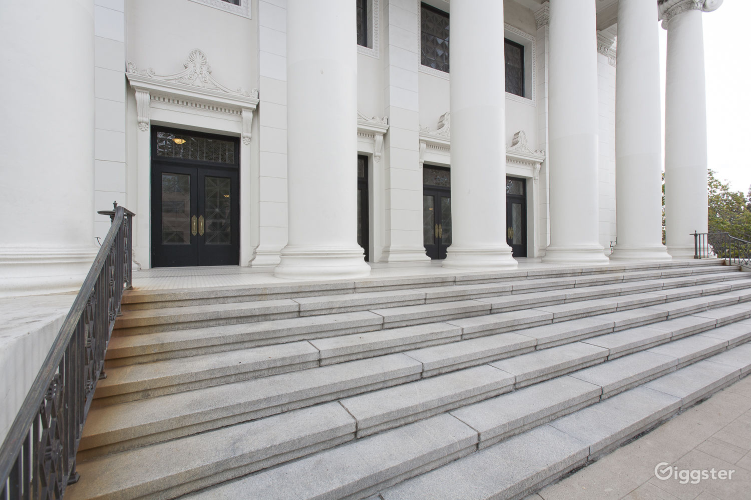 Mini White House | Rent this location on Giggster