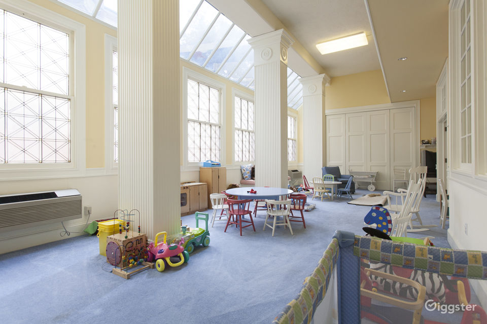 Mini White House | Rent this location on Giggster