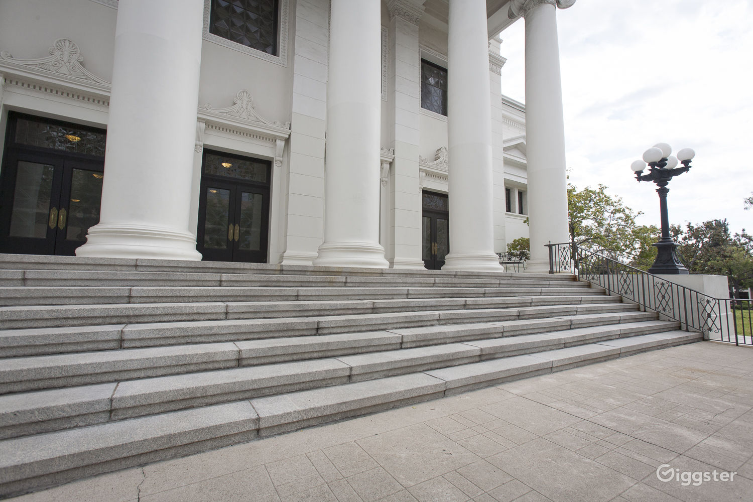 Mini White House | Rent this location on Giggster