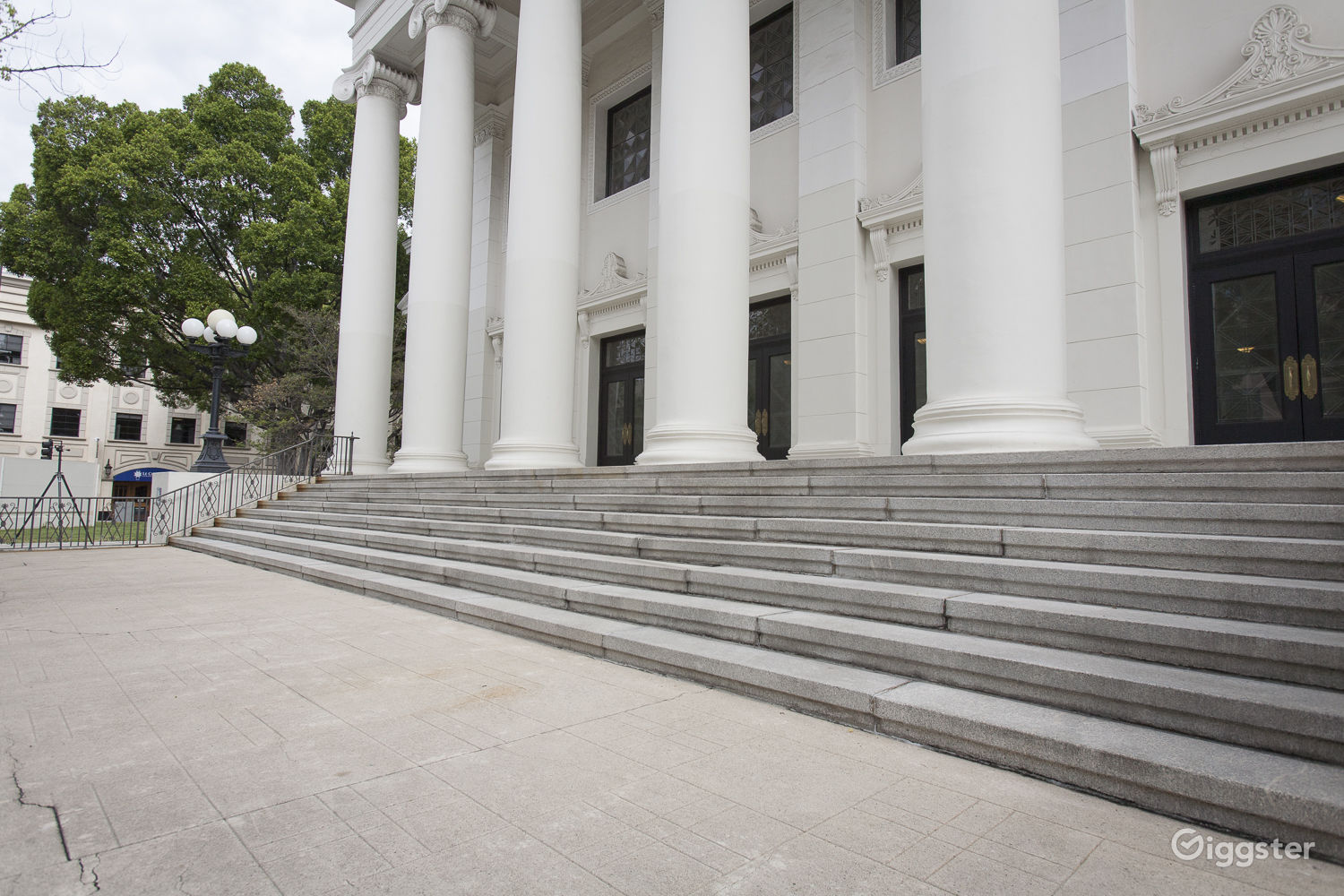 Mini White House | Rent this location on Giggster