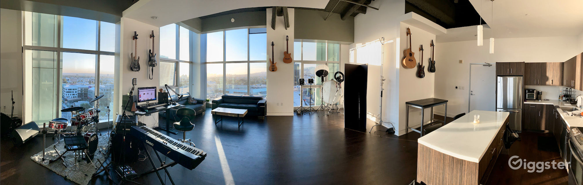 Hollywood High Rise Loft & Studio w/Great Views! | Rent this location ...