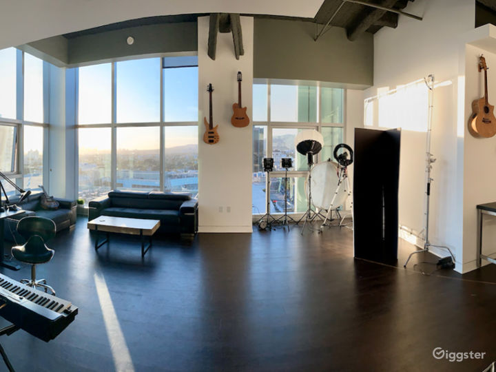 Hollywood High Rise Loft & Studio w/Great Views! | Rent this location ...