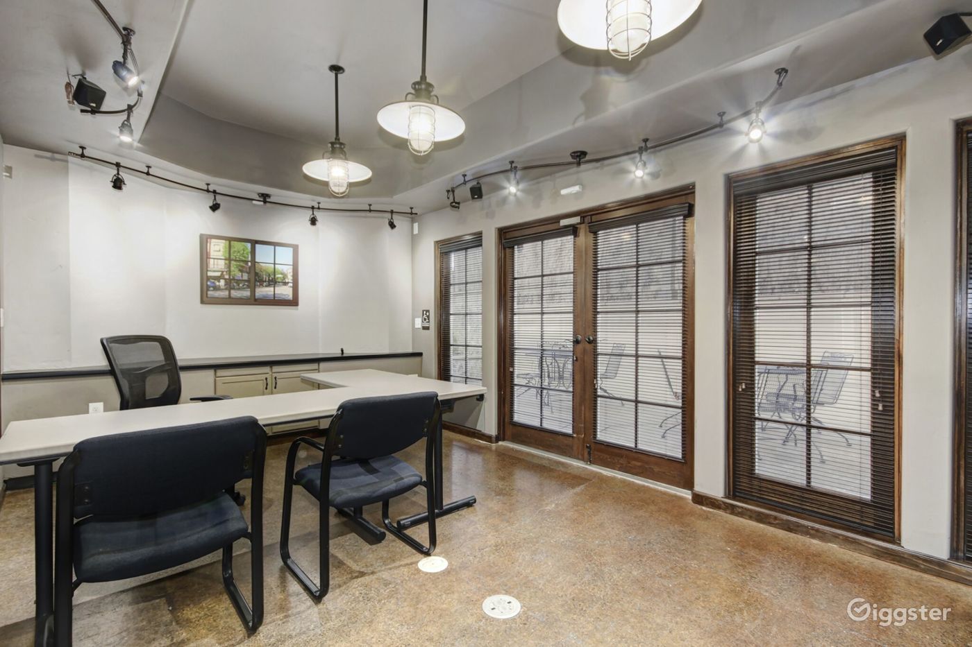 DAY OFFICE SUITE | Rent this location on Giggster