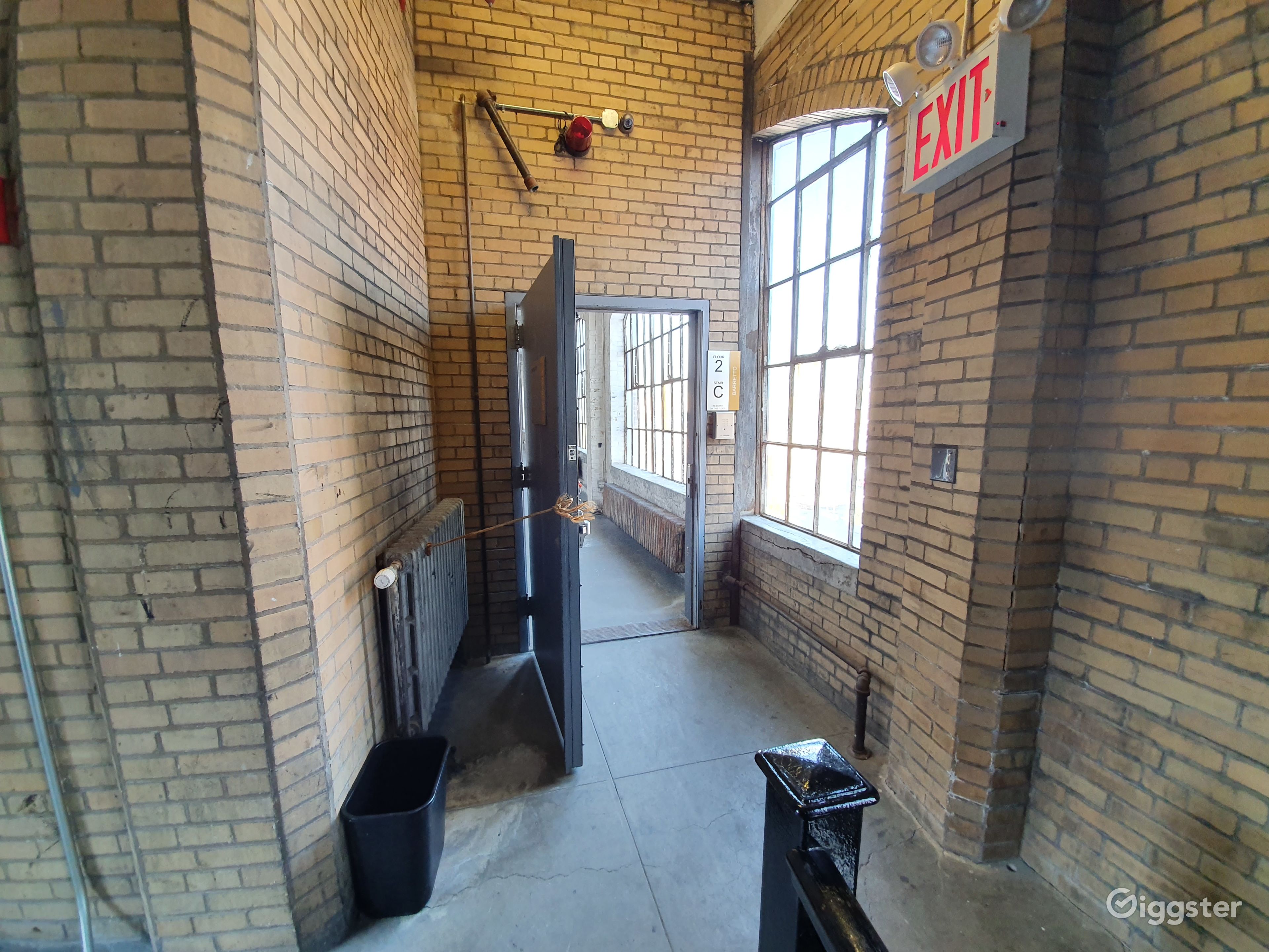 Fantastic UNIQUE Warehouse | Rent this location on Giggster