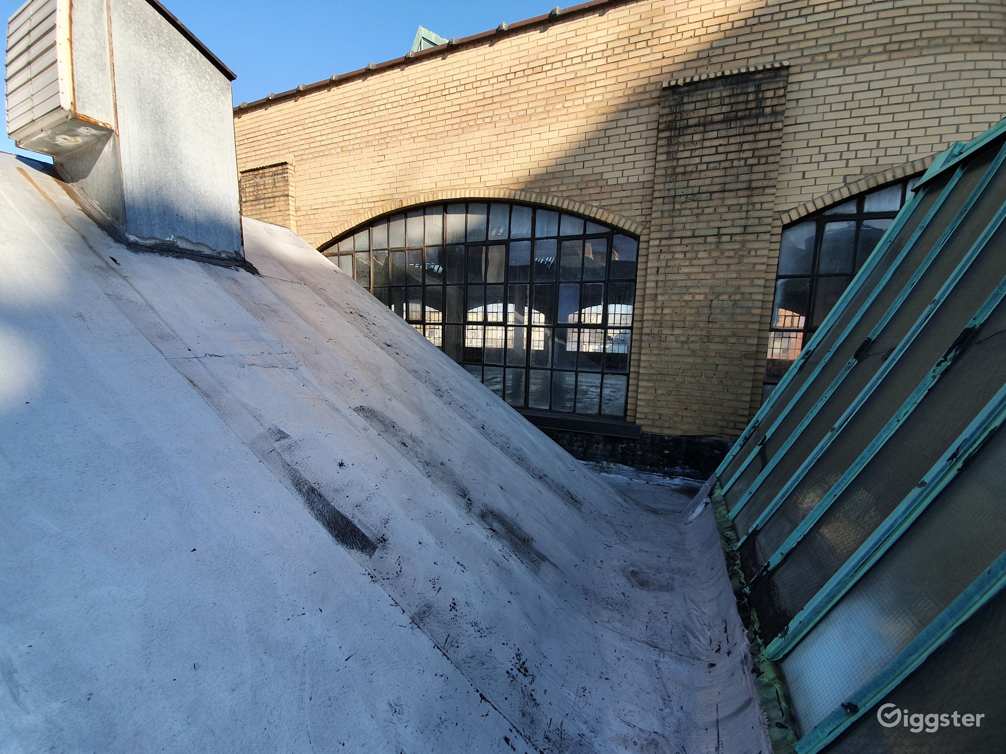 Fantastic UNIQUE Warehouse | Rent this location on Giggster