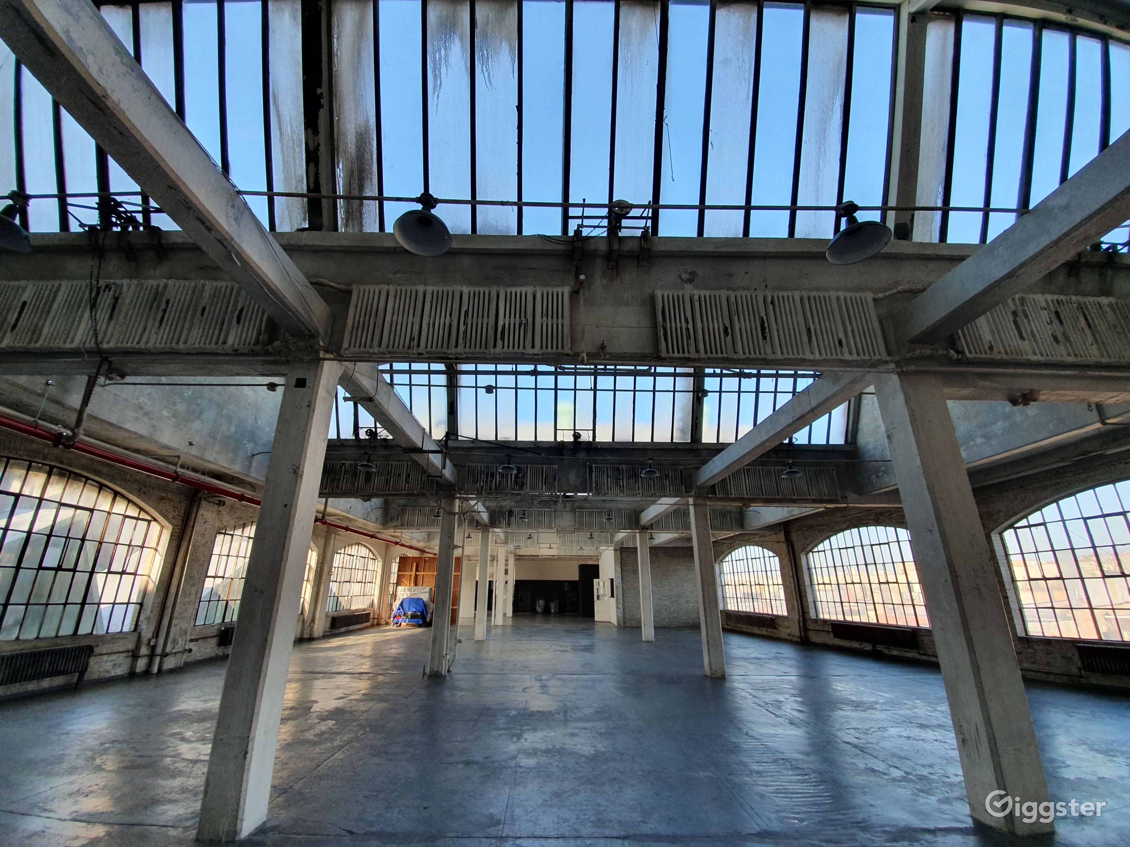 Fantastic UNIQUE Warehouse | Rent this location on Giggster