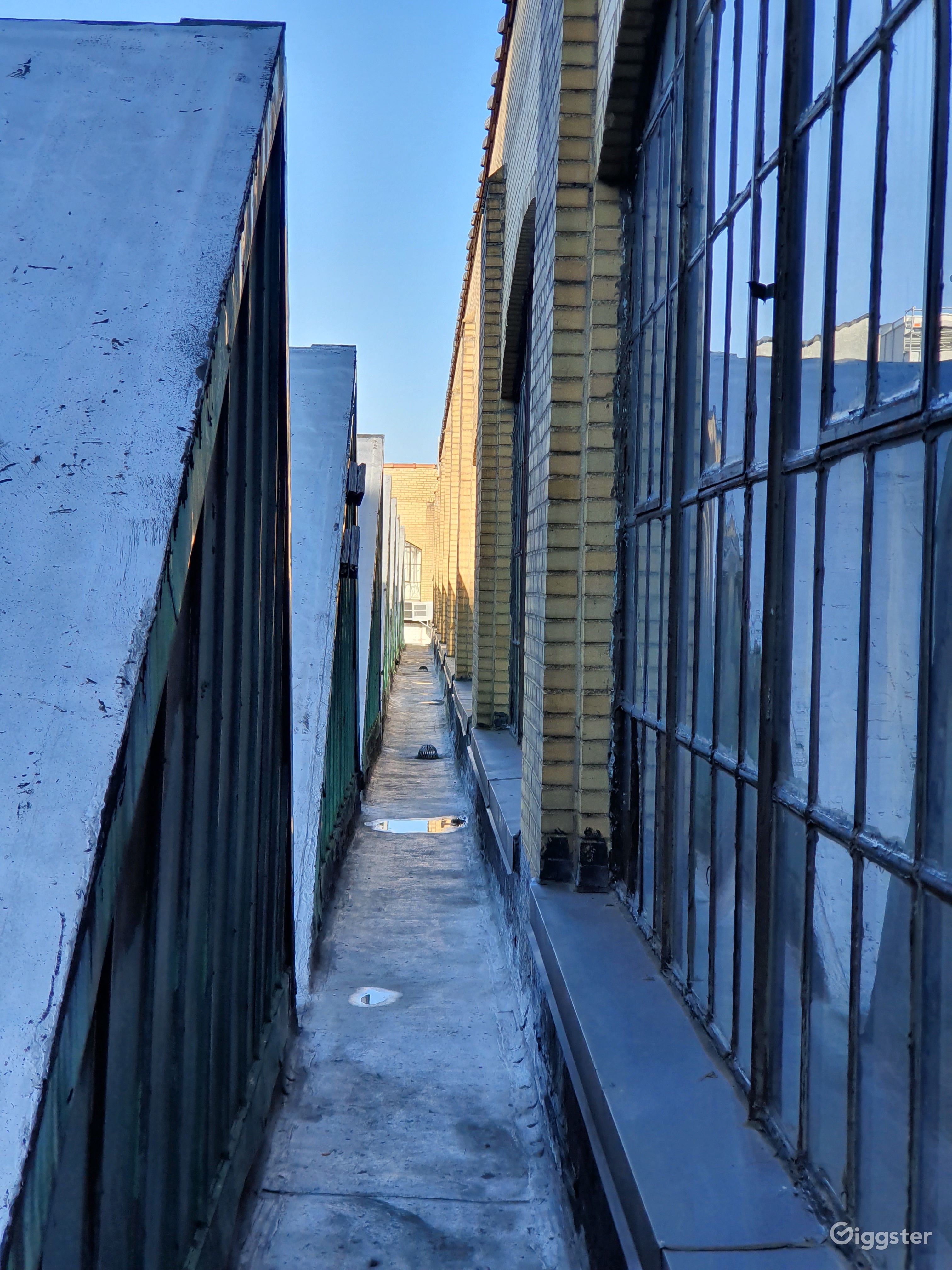 Fantastic UNIQUE Warehouse | Rent this location on Giggster