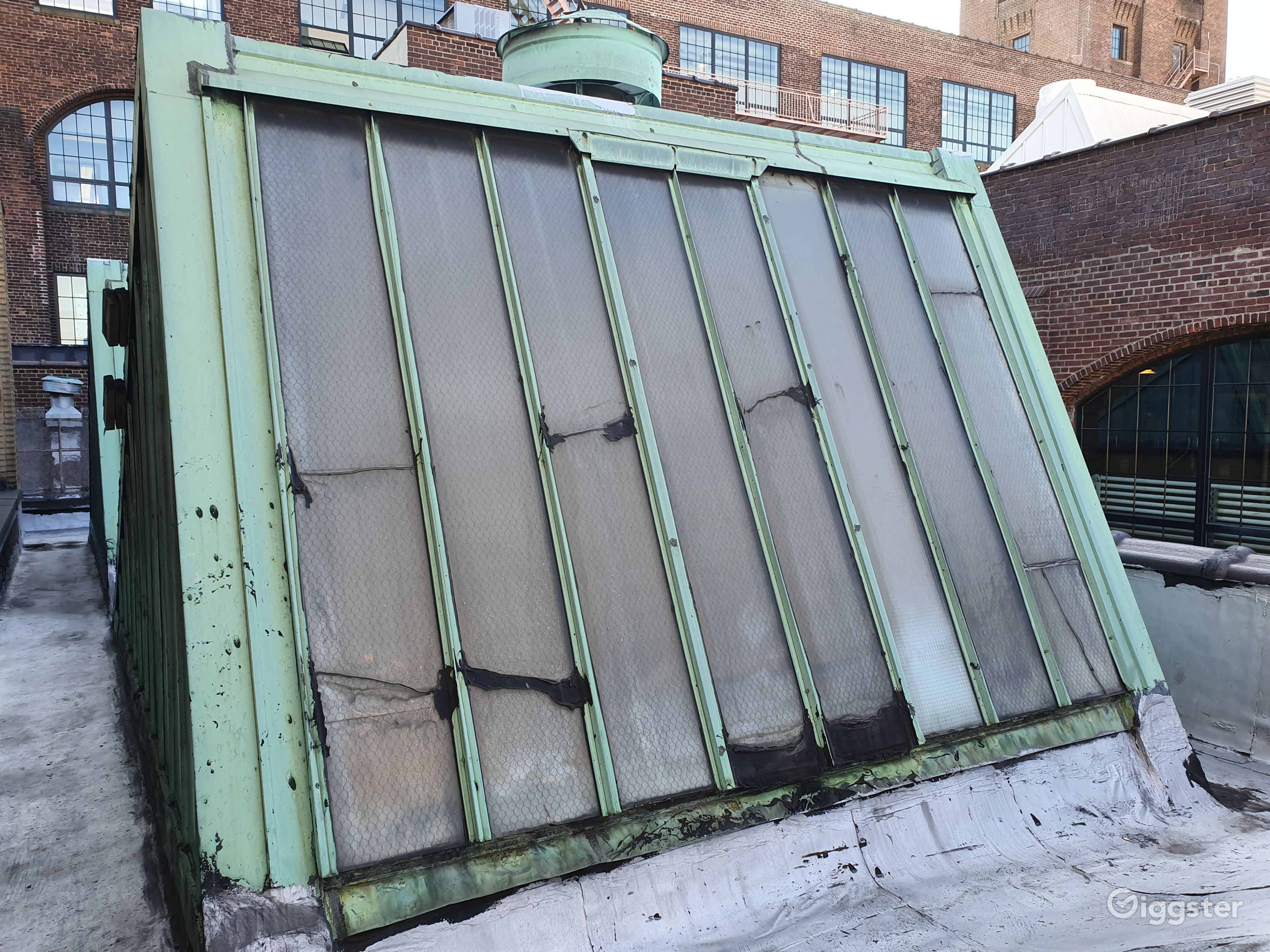 Fantastic UNIQUE Warehouse | Rent this location on Giggster