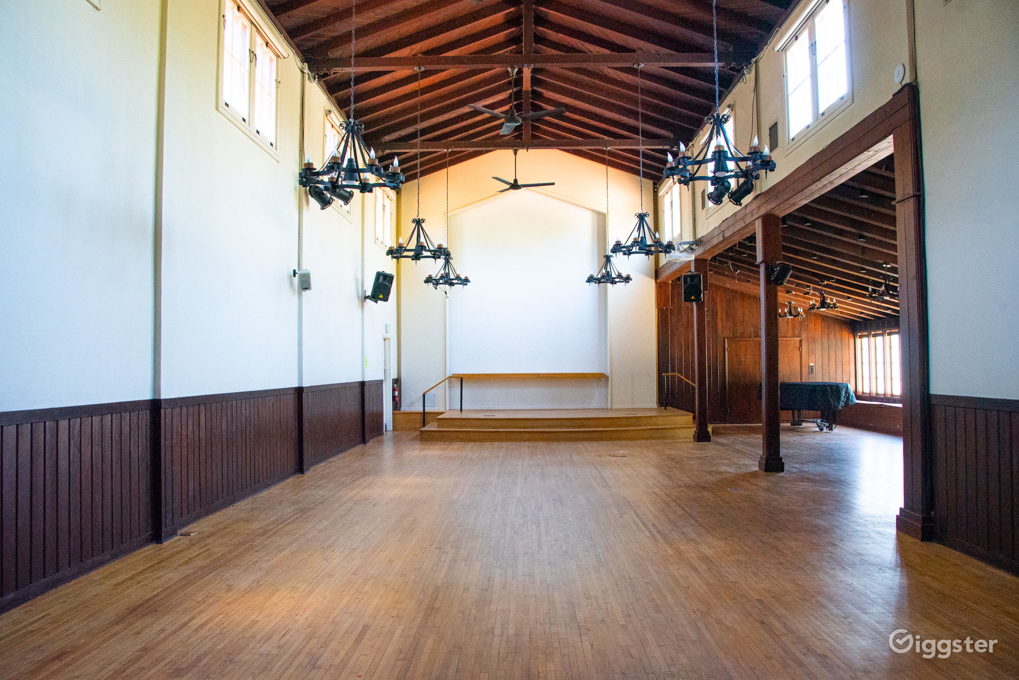 Church With Mission-Style Details in Studio City | Rent this location ...
