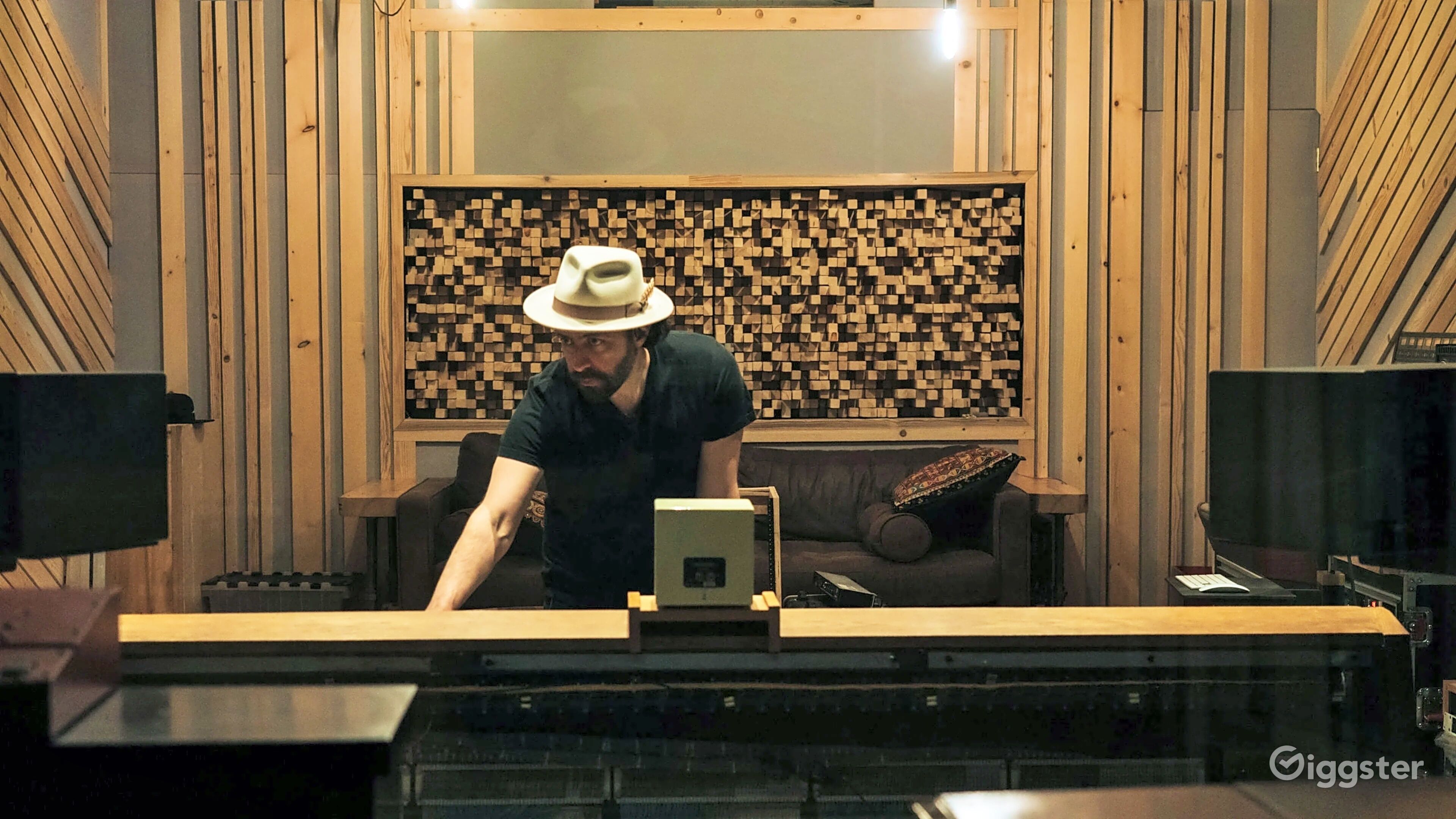 Professional Recording Studio with Large Live Room | Rent this location ...