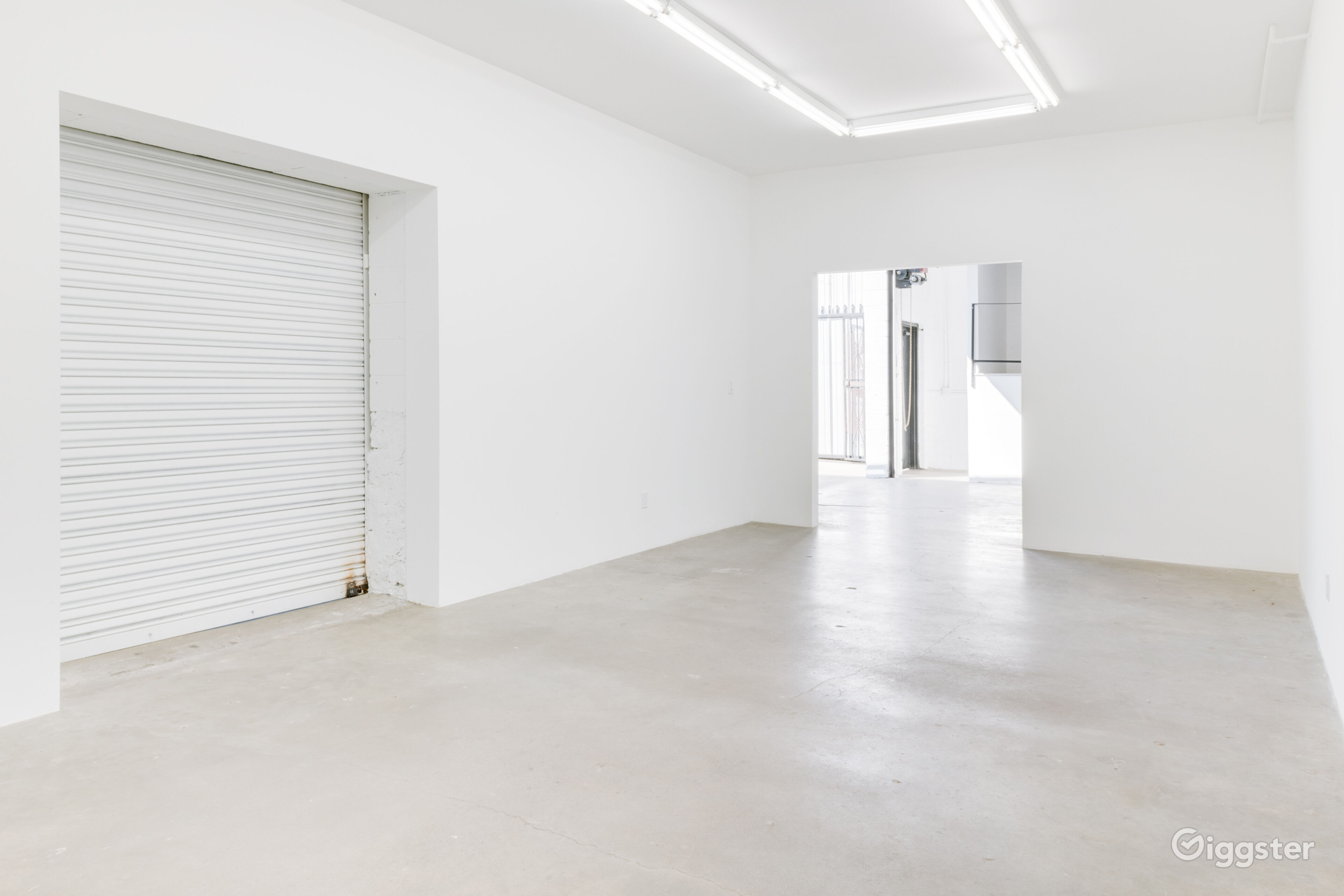 PERFECT FOR YOU - ART GALLERY / EVENT SPACE | Rent this location on ...