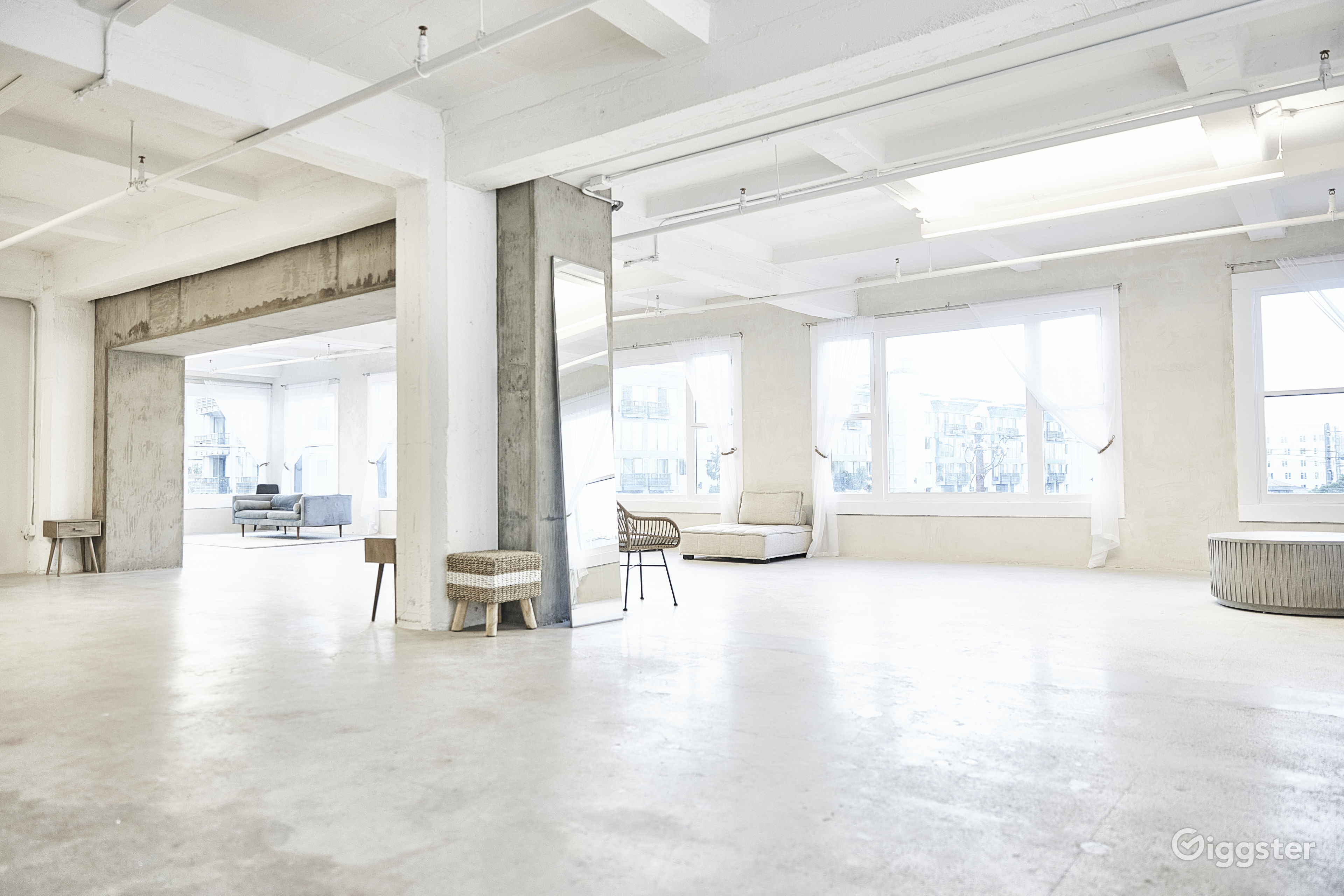 Arts District Top Floor Diverse Space with View | Rent this location on ...