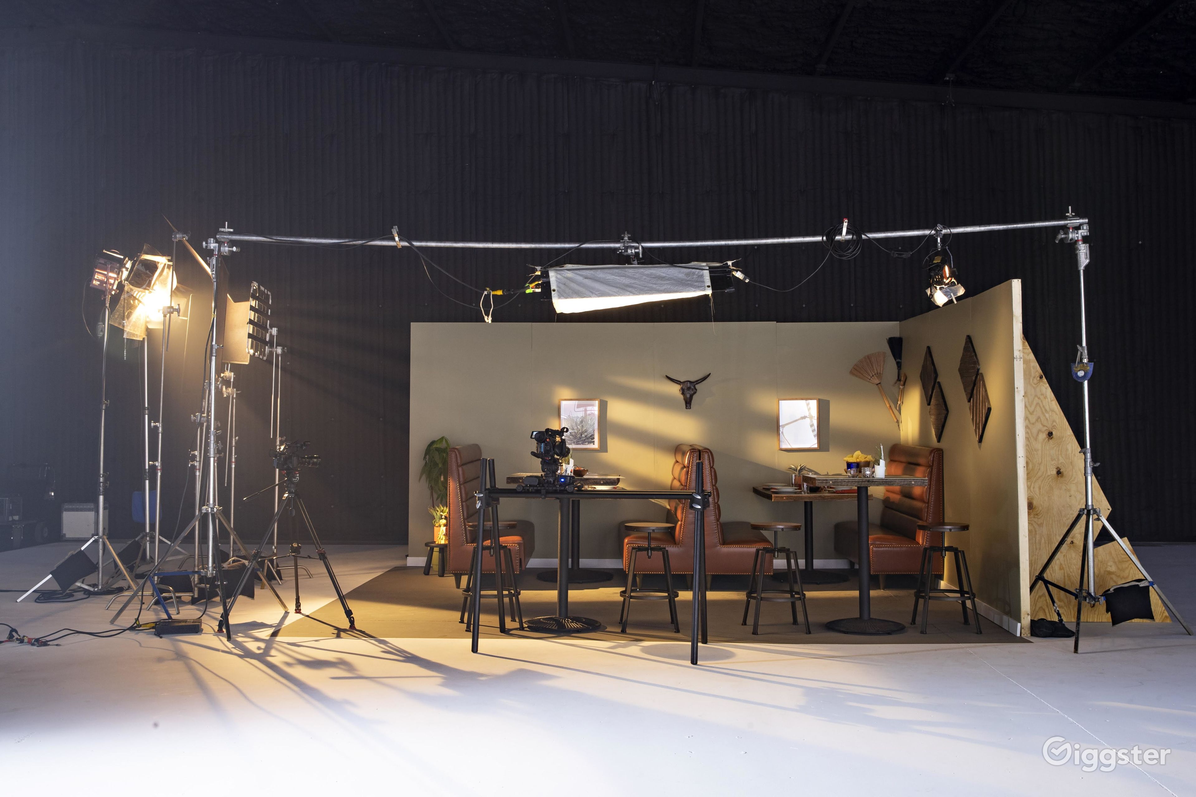 Arkansas’ Largest Soundstage | Rent this location on Giggster