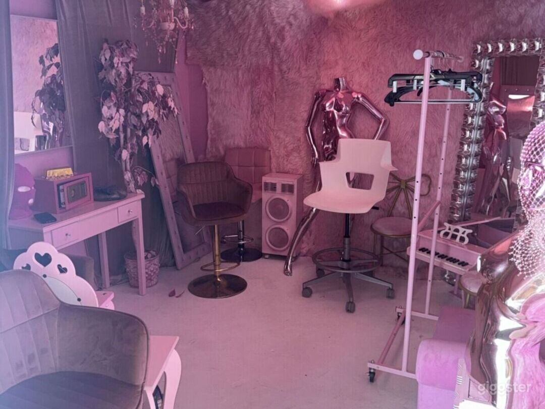 Creative Production Studio – Customizable Sets! | Rent this location on ...