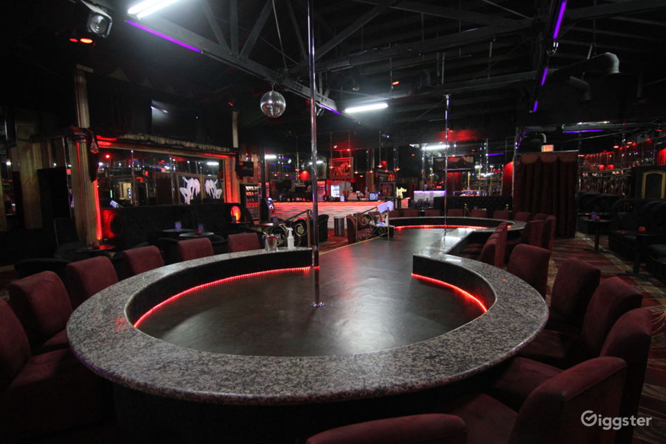 Strip Club with Big Dressing Room | Rent this location on Giggster