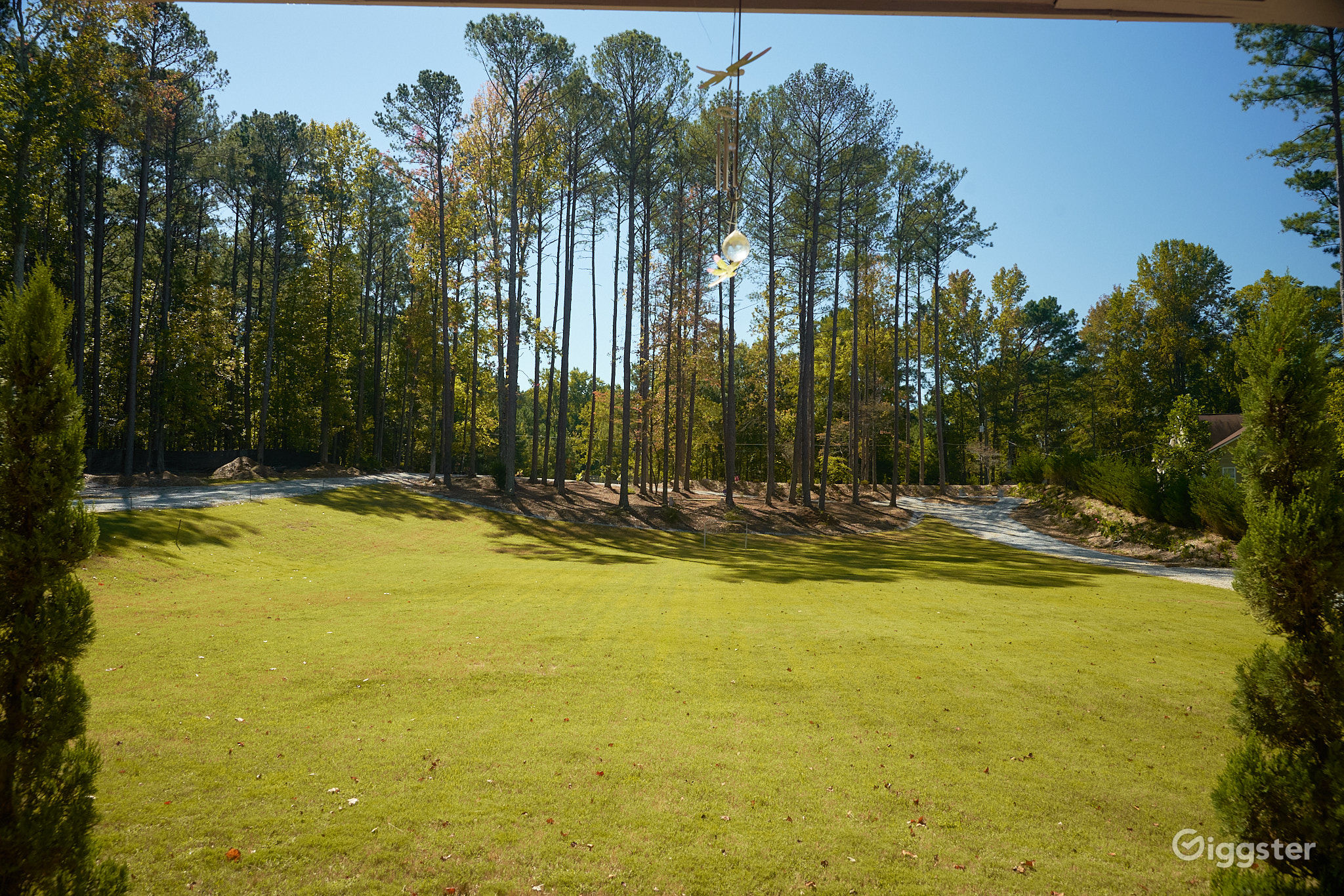 Studios Outdoor | Rent this location on Giggster