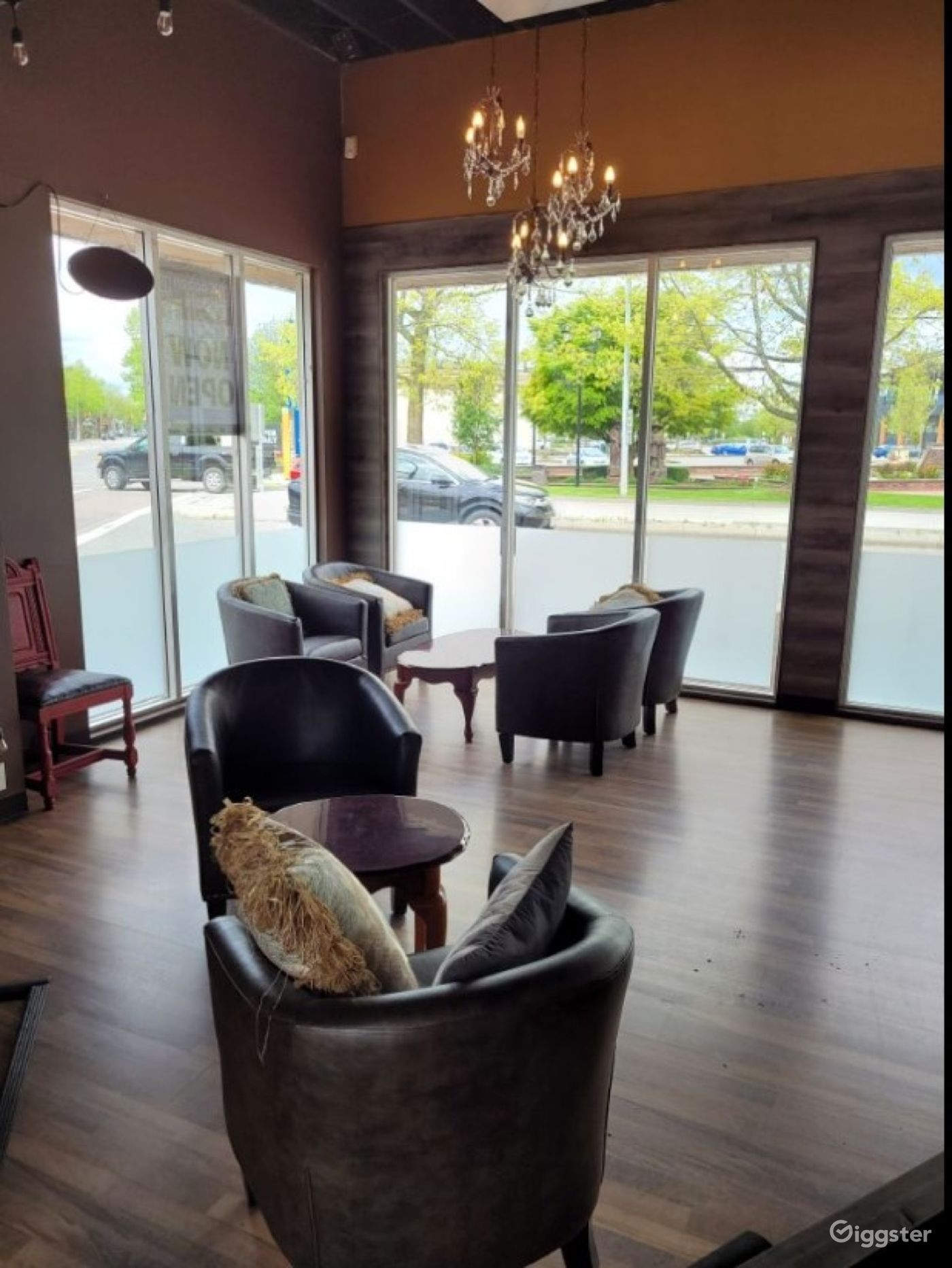 Huge Restaurant For Dining And Events In Chicago | Rent this location ...