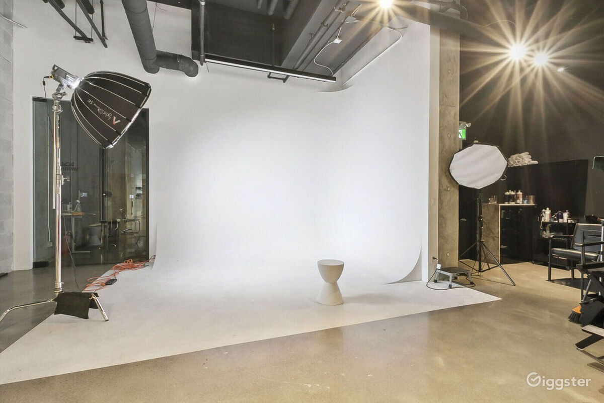 Cyclorama wall - KING & BATHURST | Rent this location on Giggster