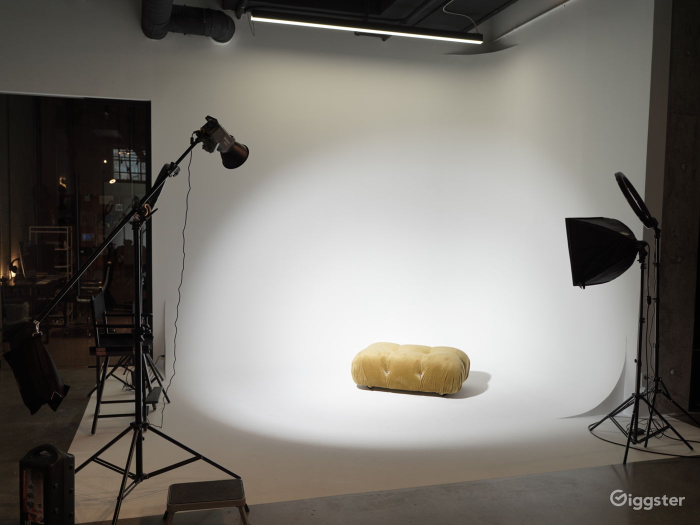 Cyclorama wall - KING & BATHURST | Rent this location on Giggster