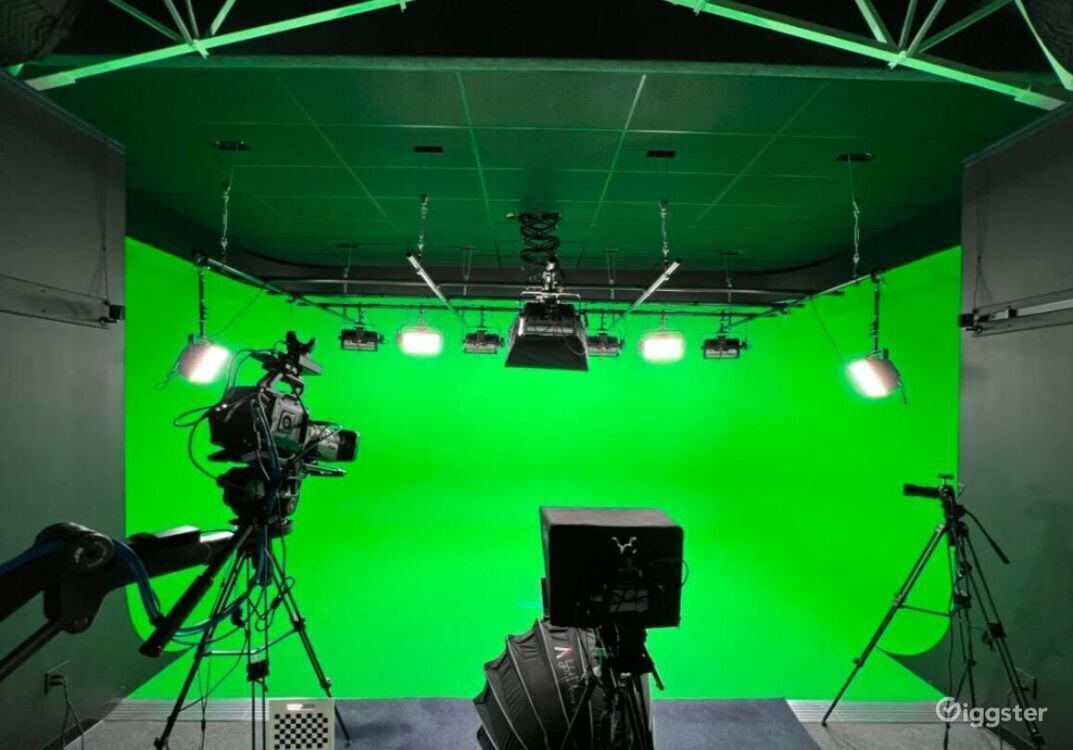 Green Screen Cyclorama for Innovative Production | Rent this location ...
