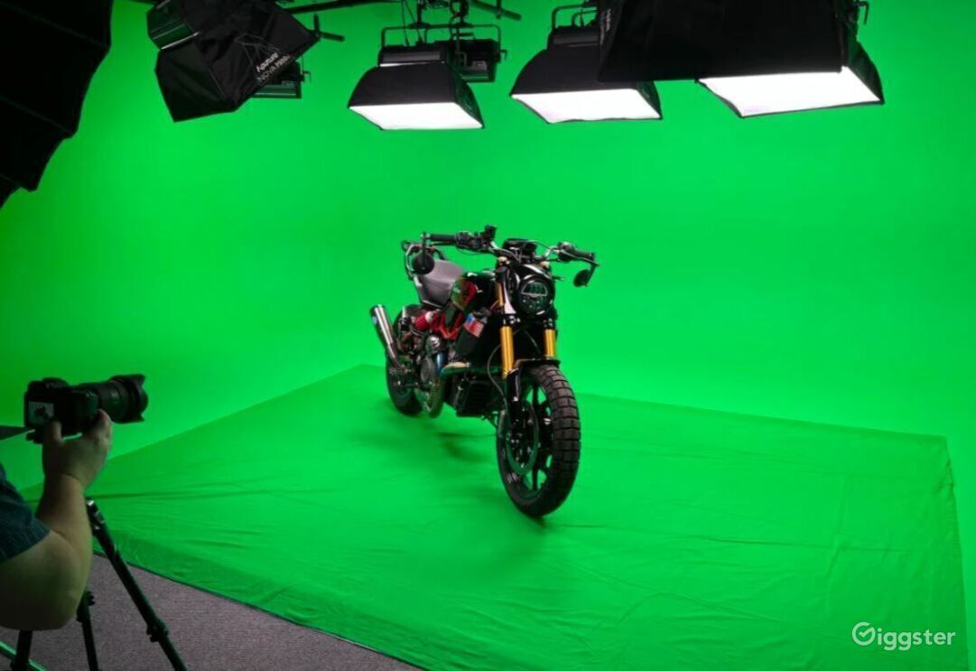 Green Screen Cyclorama for Innovative Production | Rent this location ...