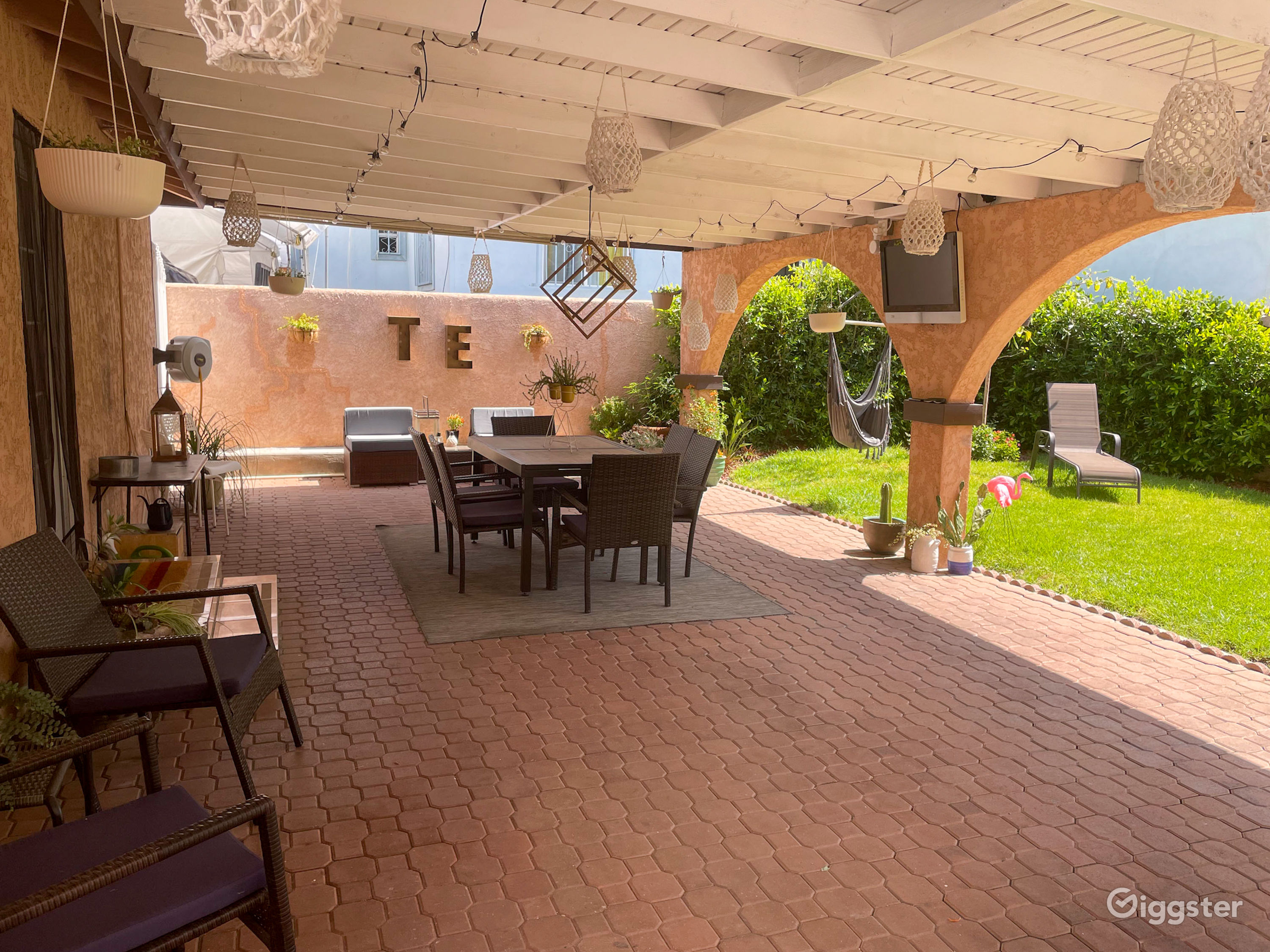 Boyle Heights Typical Working Class Stucco House | Rent this location ...