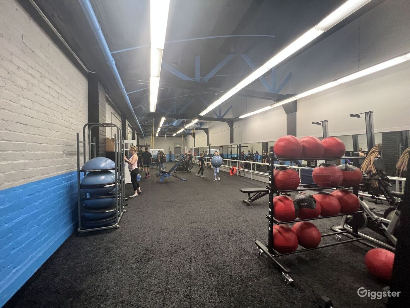 Multiple indoor basketball and gym for filming | Rent this location on ...