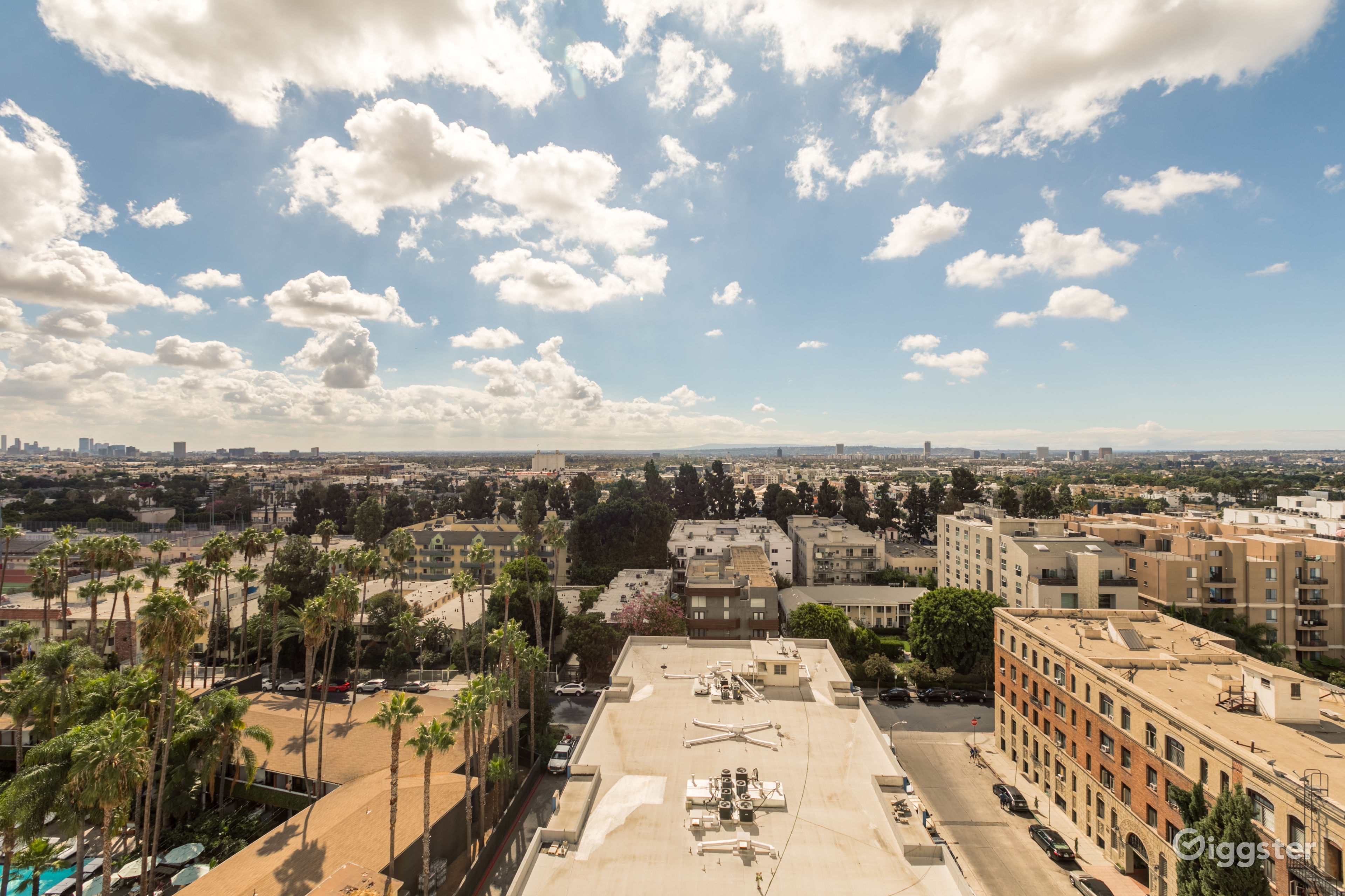 Hollywood Rooftop | Rent this location on Giggster