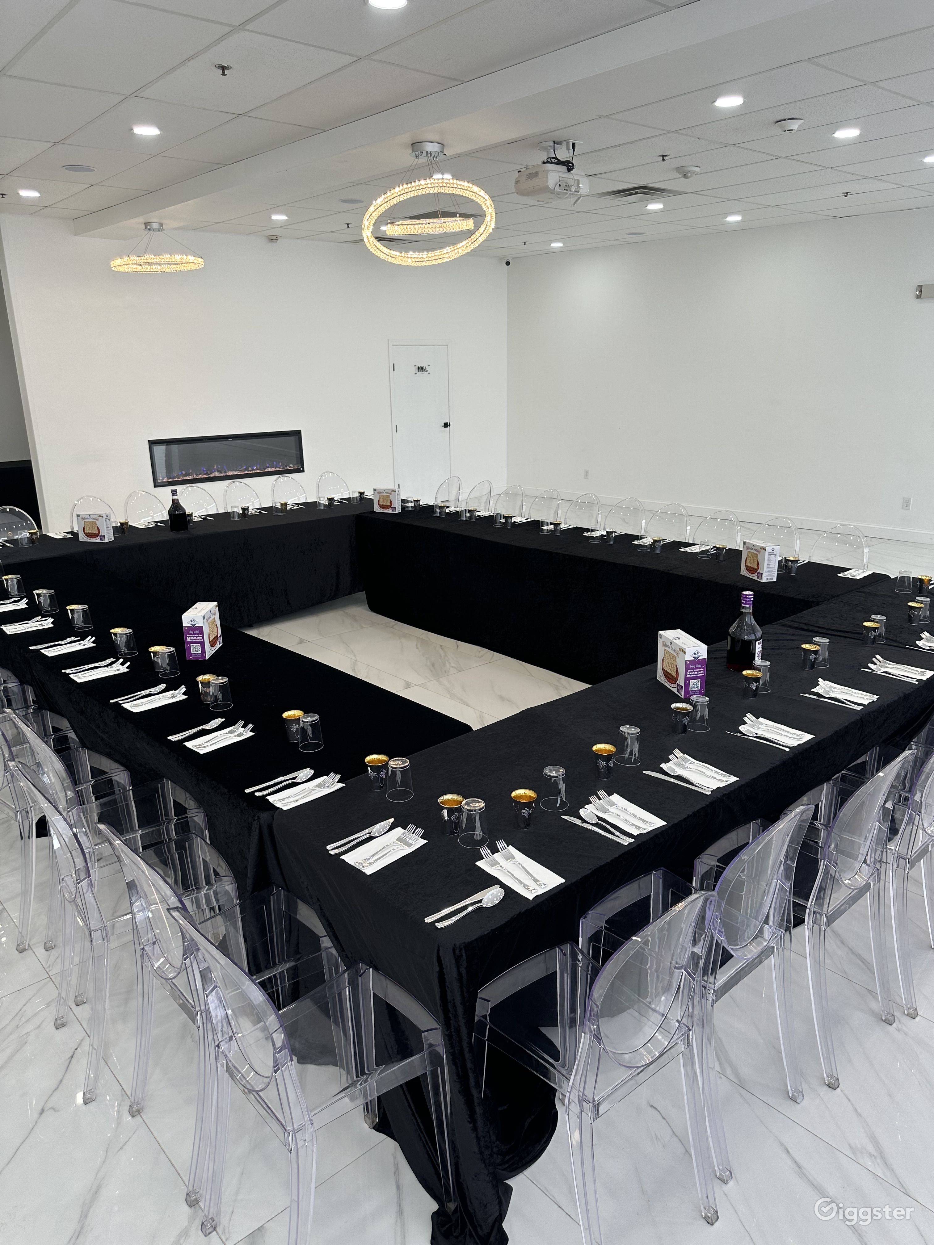 Modern Intimate Event Space | Rent this location on Giggster