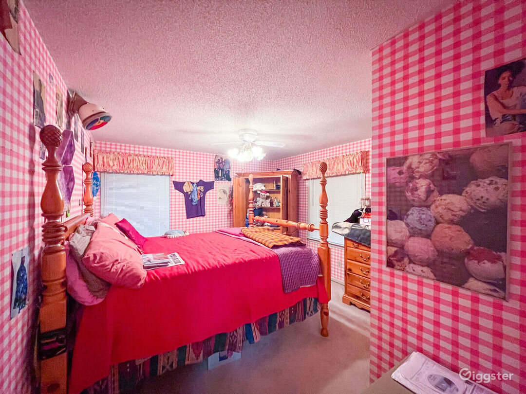 1994 Teenage Girl's Bedroom (inside 70's Ranch) | Rent this location on ...