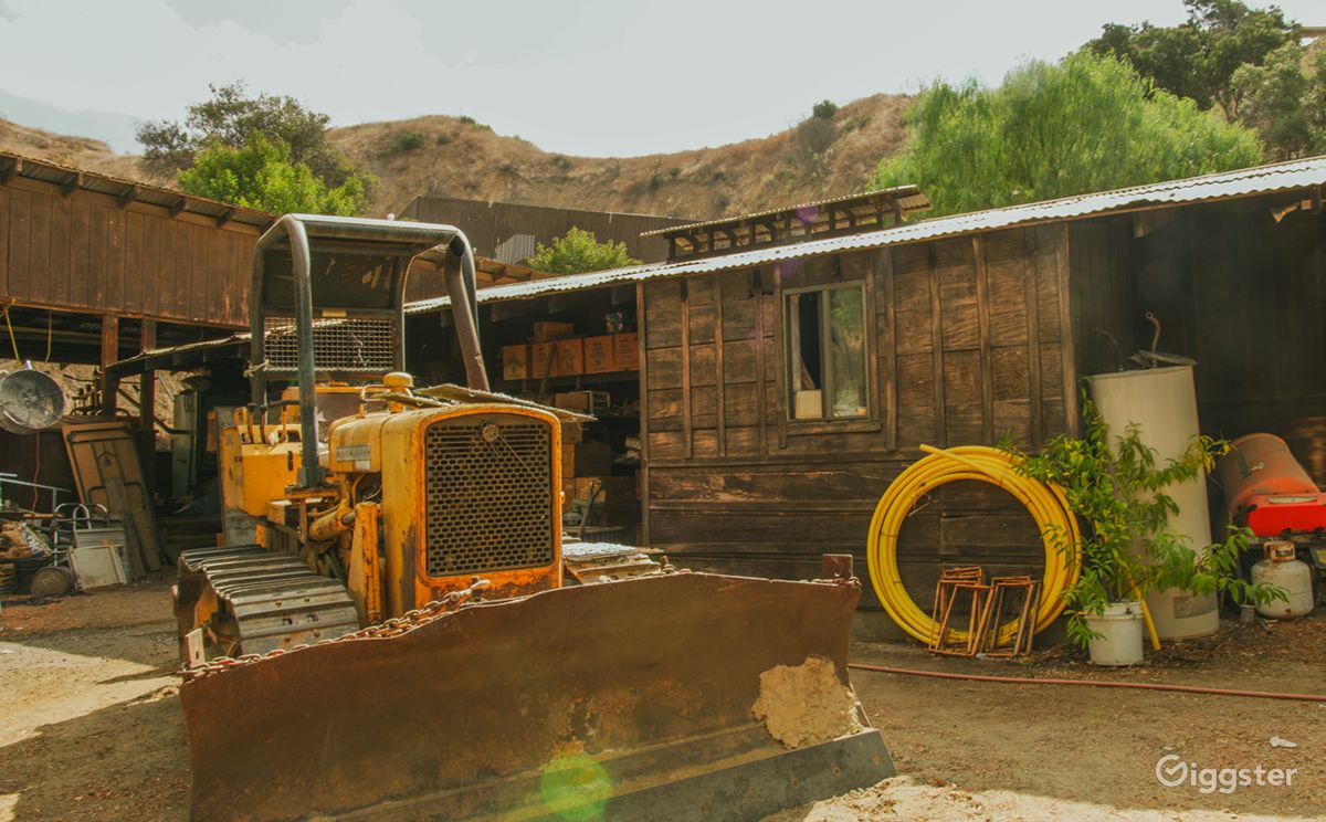 Run-Down Rustic Barn/Factory Warehouse + Workshop | Rent this location ...