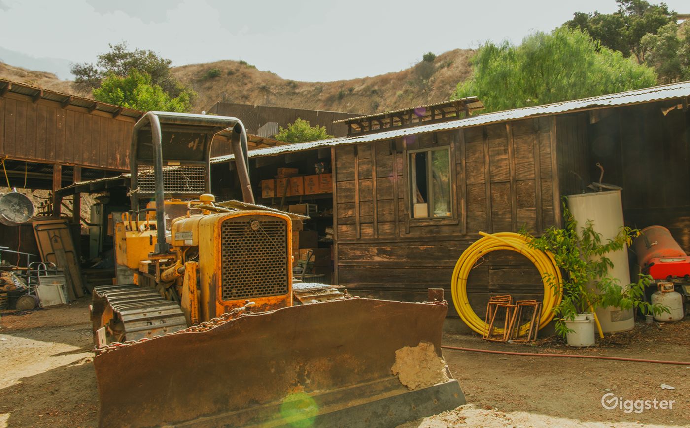 Run-Down Rustic Barn/Factory Warehouse + Workshop | Rent this location ...