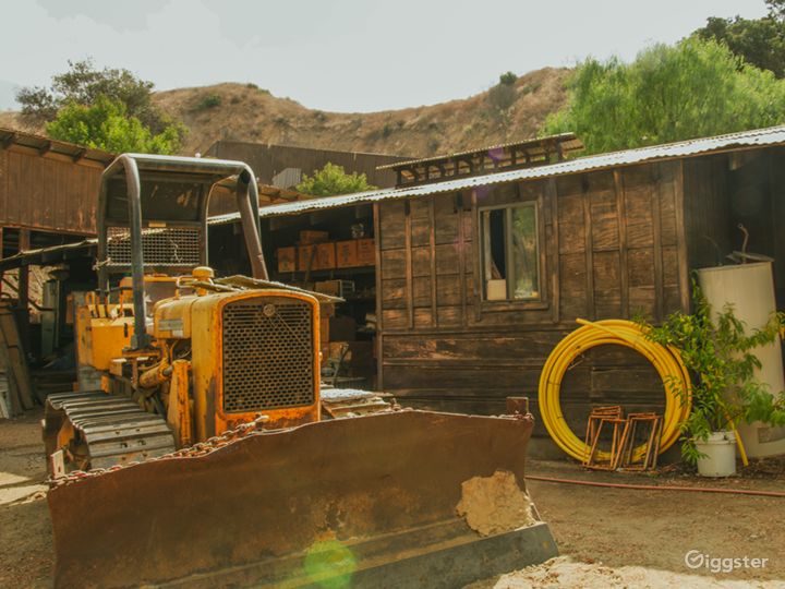 Run-Down Rustic Barn/Factory Warehouse + Workshop | Rent this location ...