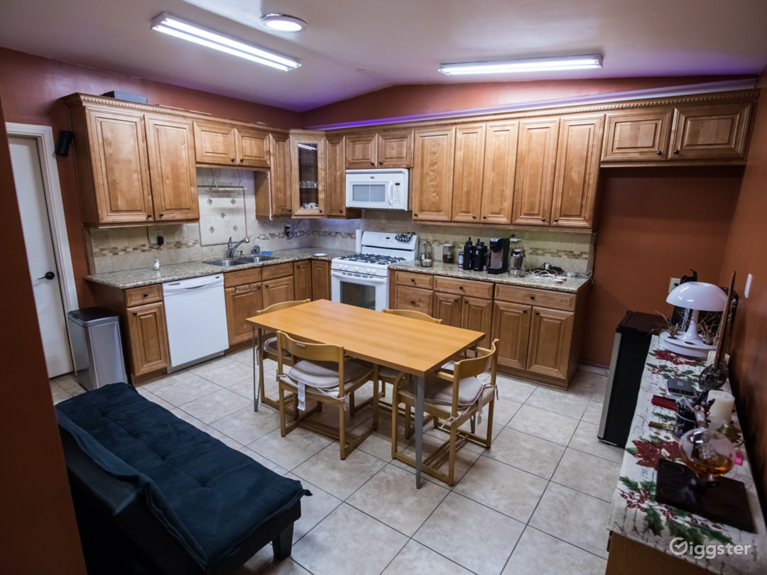 Kitchen Filming Location in Los Angeles | Affordable Rental from $100/hr