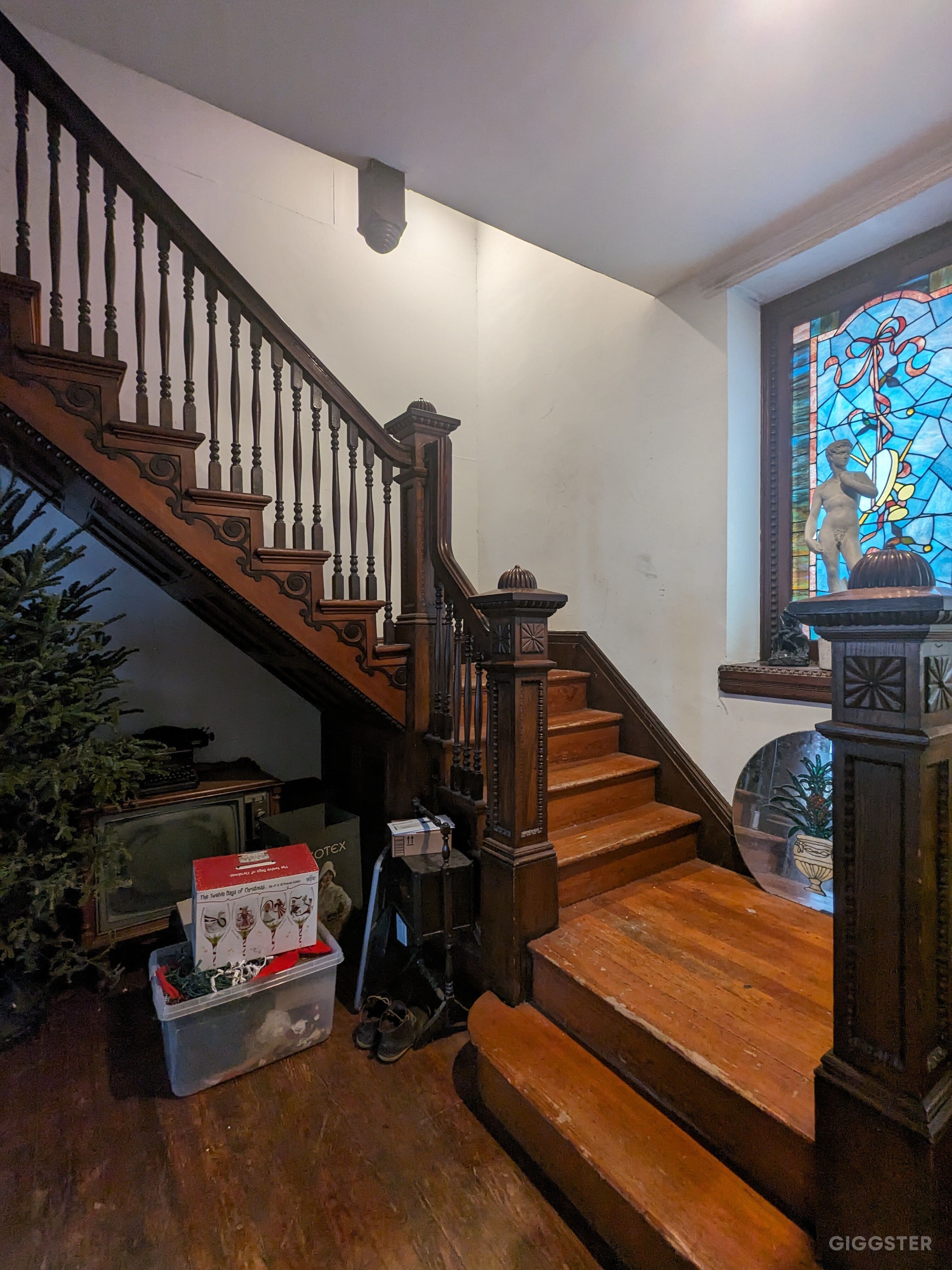 Victorian Home with Lots of Props and Character | Rent this location on ...