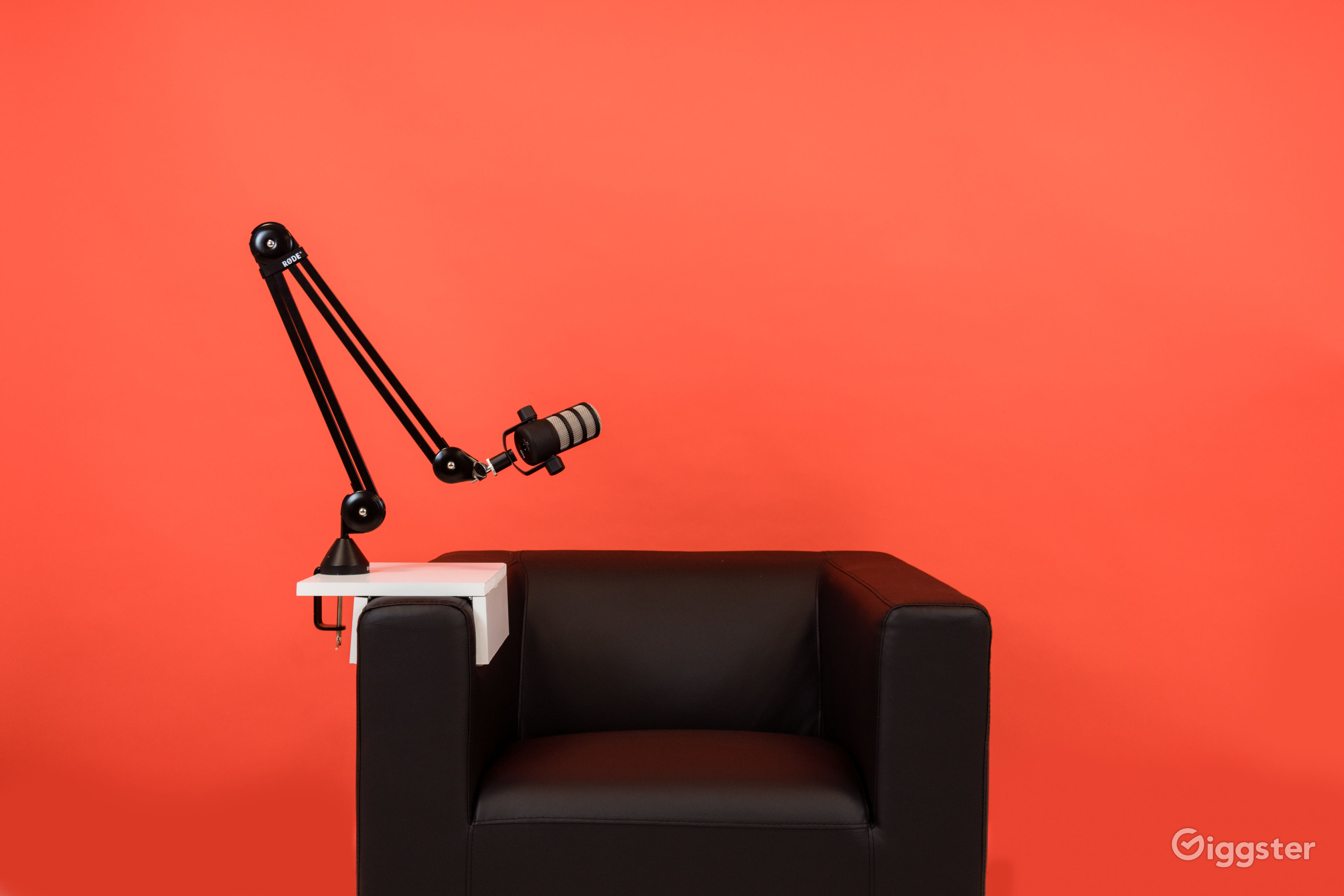 Podcast Studio (Colours) | Rent this location on Giggster