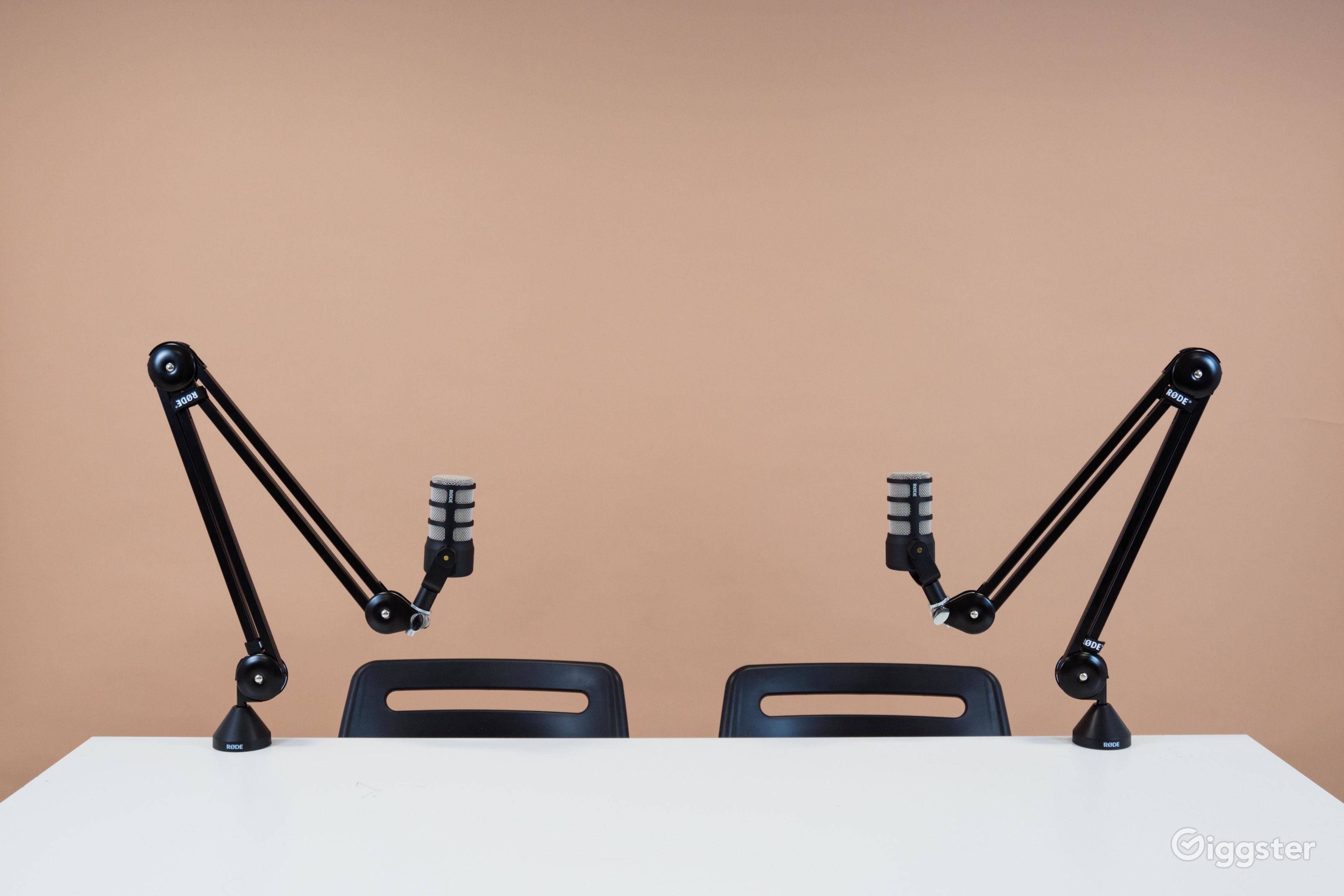 Podcast Studio (Colours) | Rent this location on Giggster