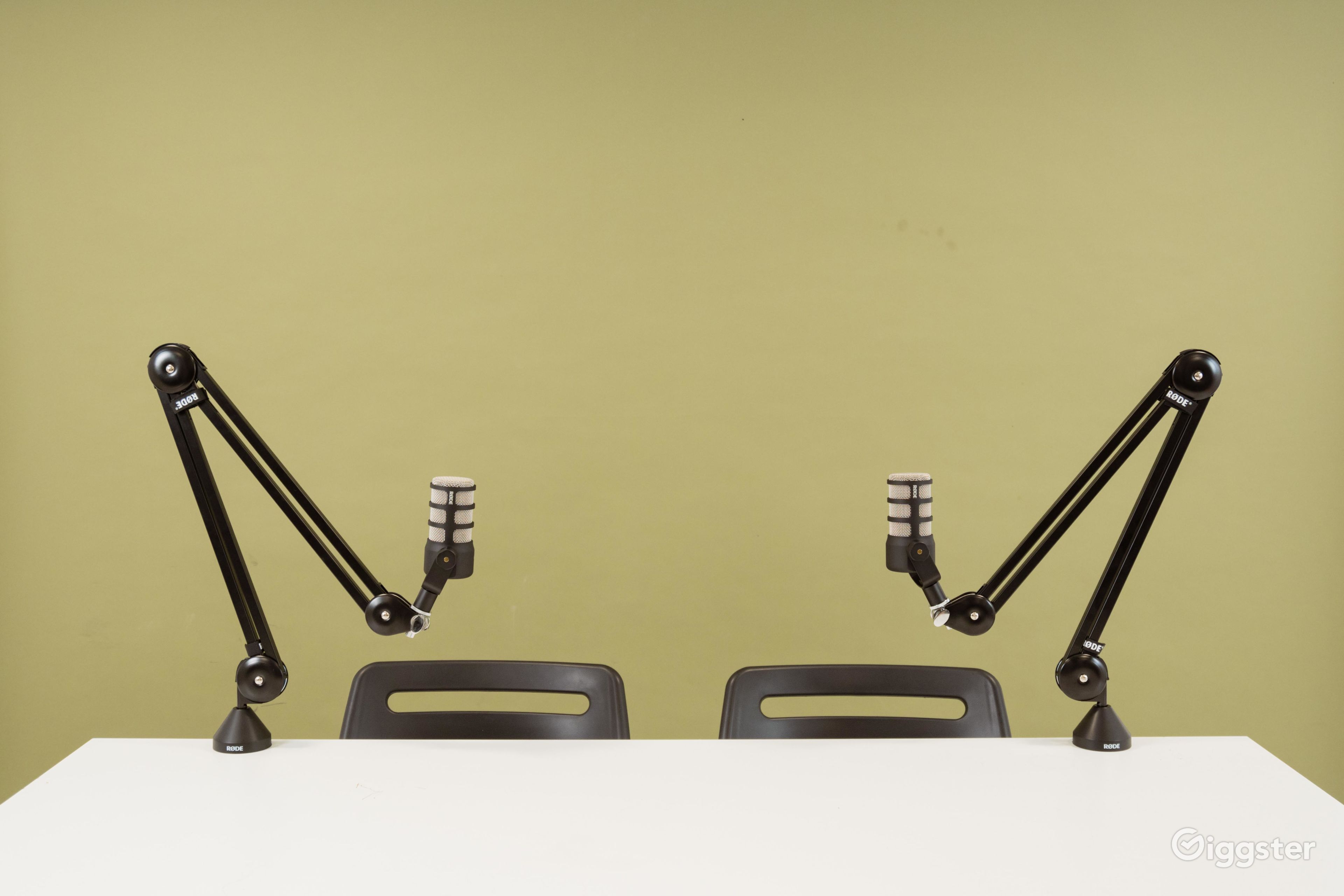 Podcast Studio (Colours) | Rent this location on Giggster