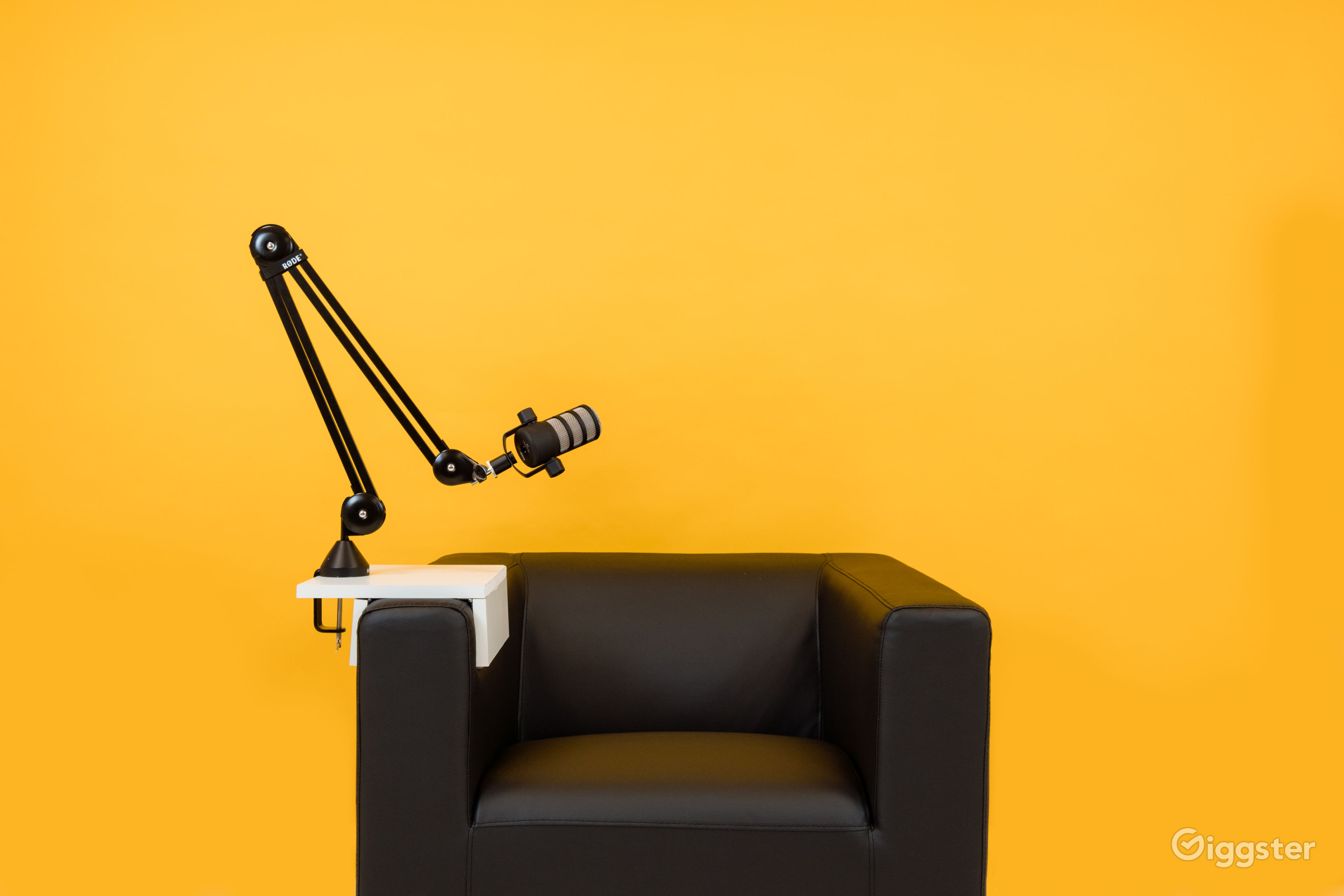 Podcast Studio (Colours) | Rent this location on Giggster