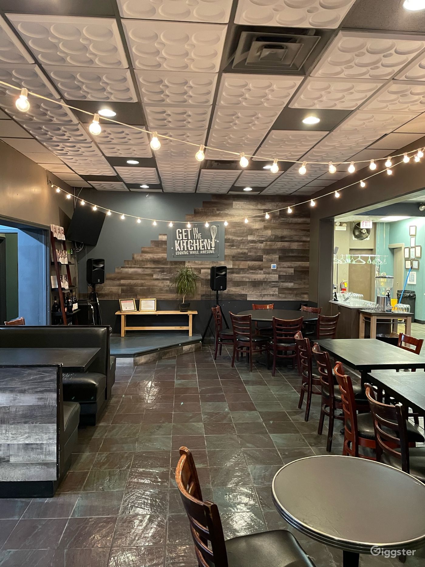 Urban recreational cooking school in Chicago | Rent this location on ...