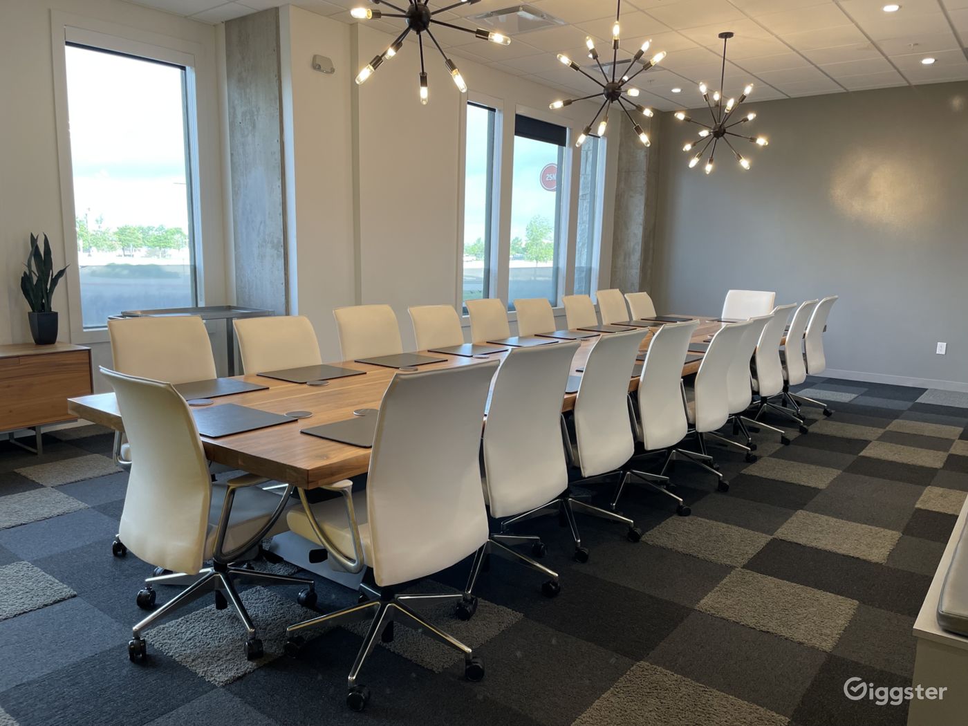 Zoom Room Board Room | Rent this location on Giggster
