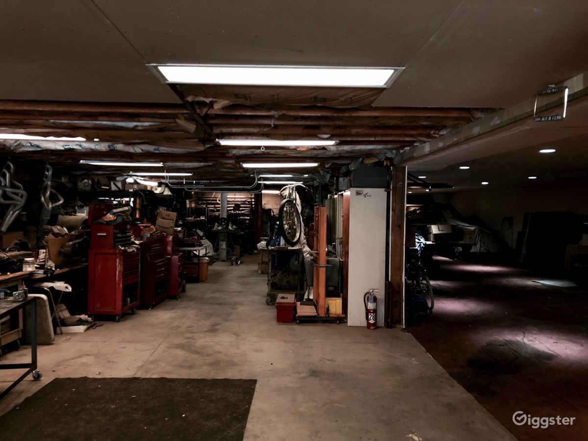 Auto Garage/Warehouse Space in North Hollywood | Rent this location on ...