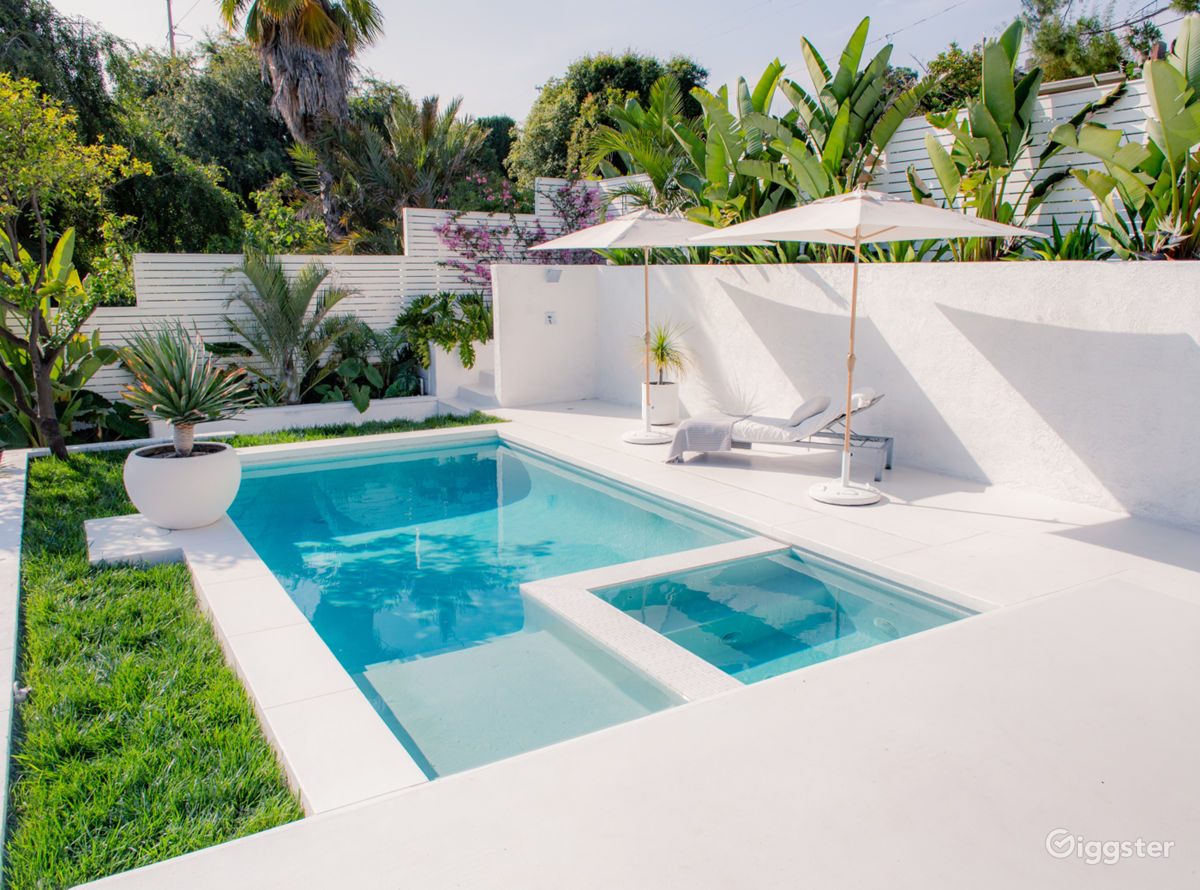 Poolside in Silver Lake | Rent this location on Giggster