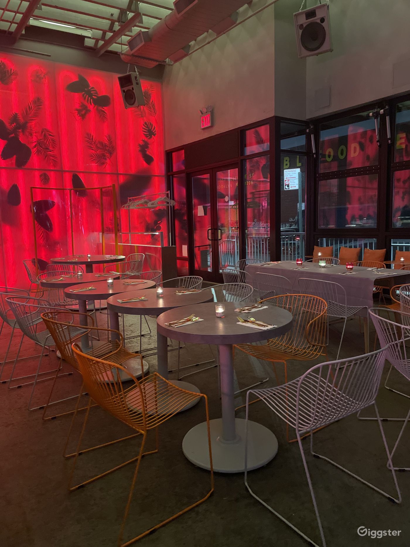 Brooklyn Modern Bar with Natural Light | Rent this location on Giggster