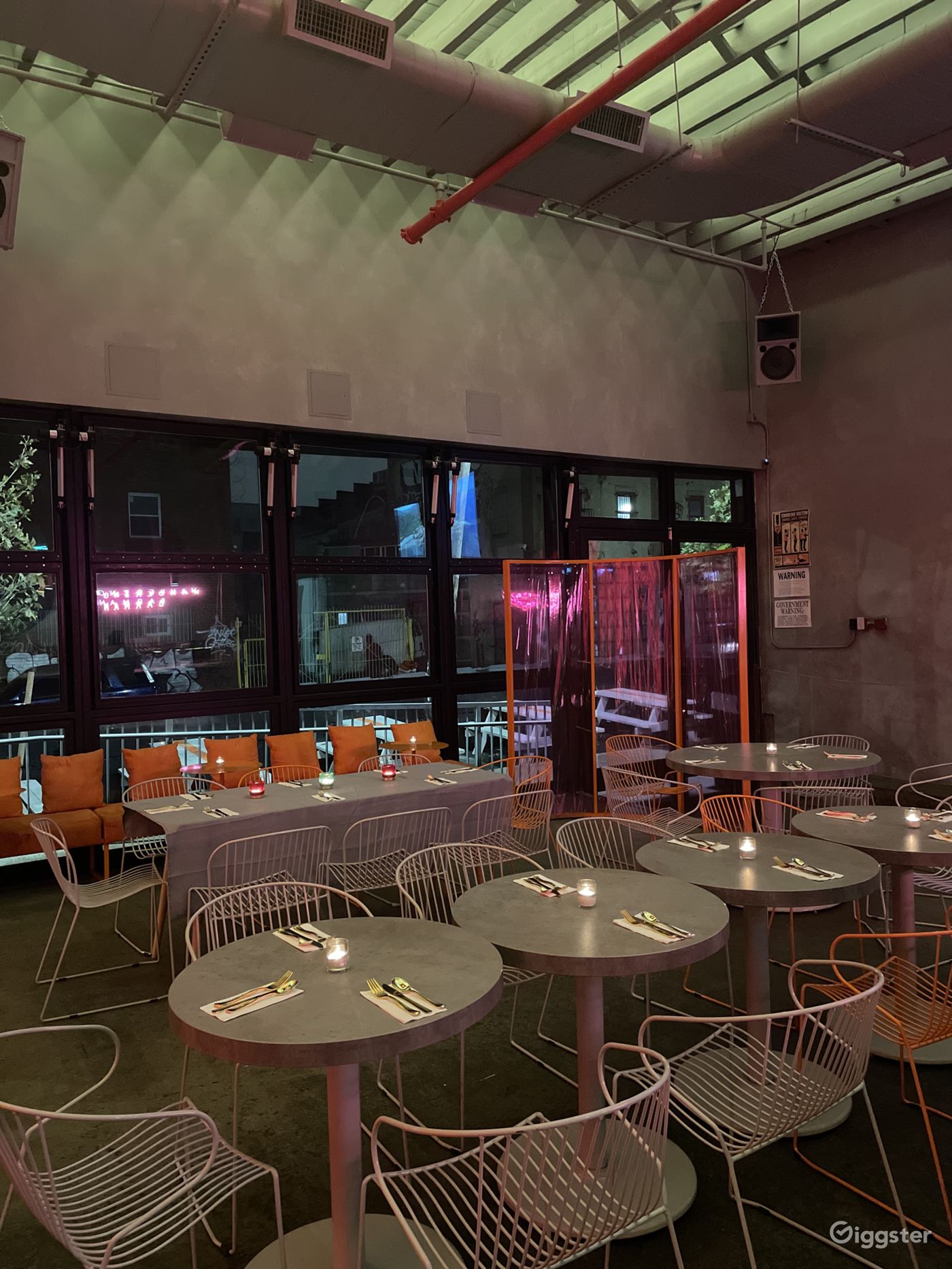 Brooklyn Modern Bar with Natural Light | Rent this location on Giggster